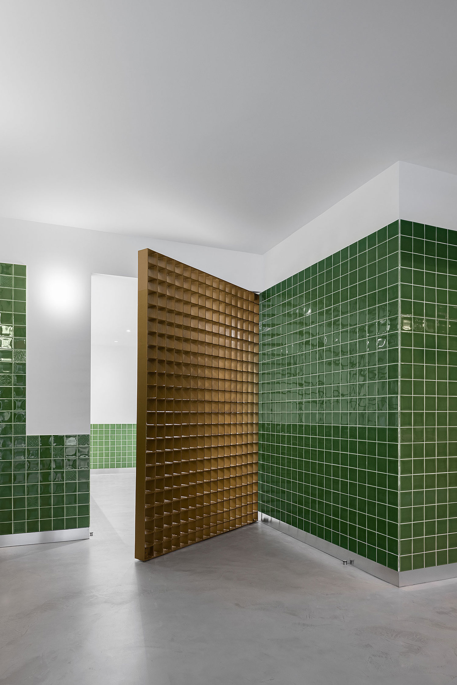 Self Service Laundry in Amarante, Portugal by Stu.dere | Yellowtrace