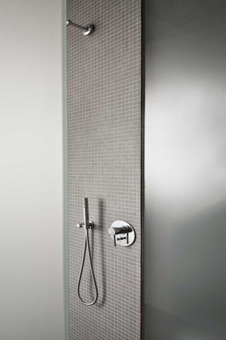 Thomas Bendel Unifies Two Buildings Into a Single Apartment.