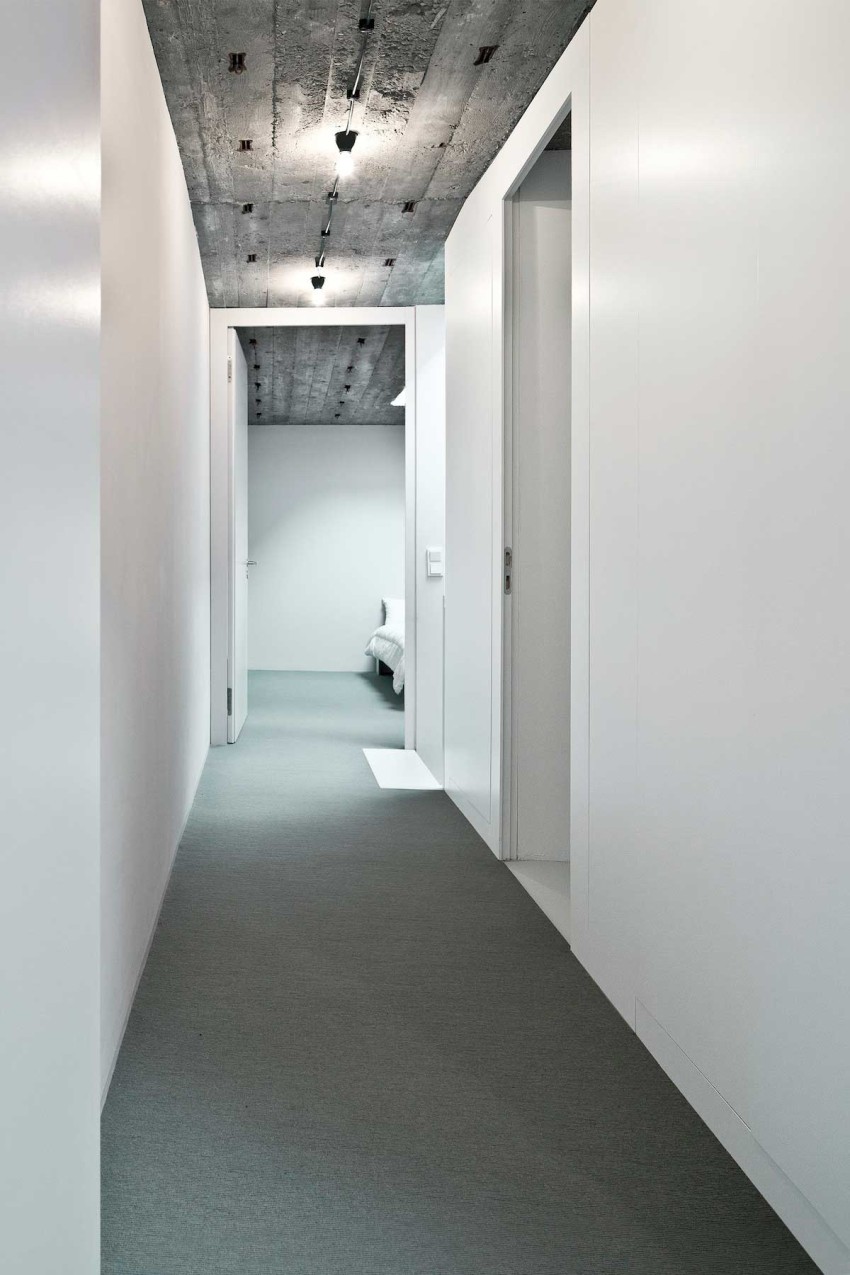 Thomas Bendel Unifies Two Buildings Into a Single Apartment.