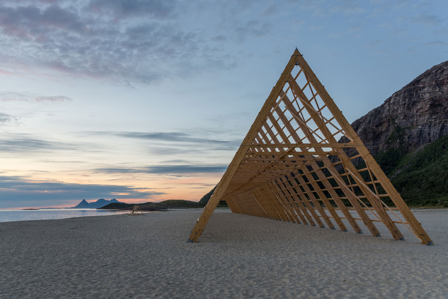 Stories On Design: Temporary Timber Structures | Yellowtrace