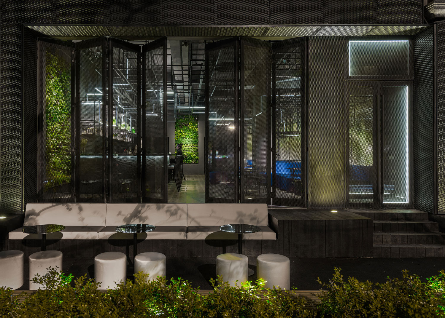 Botanist Cocktail Bar in Shanghai by Alberto Caiola | Yellowtrace