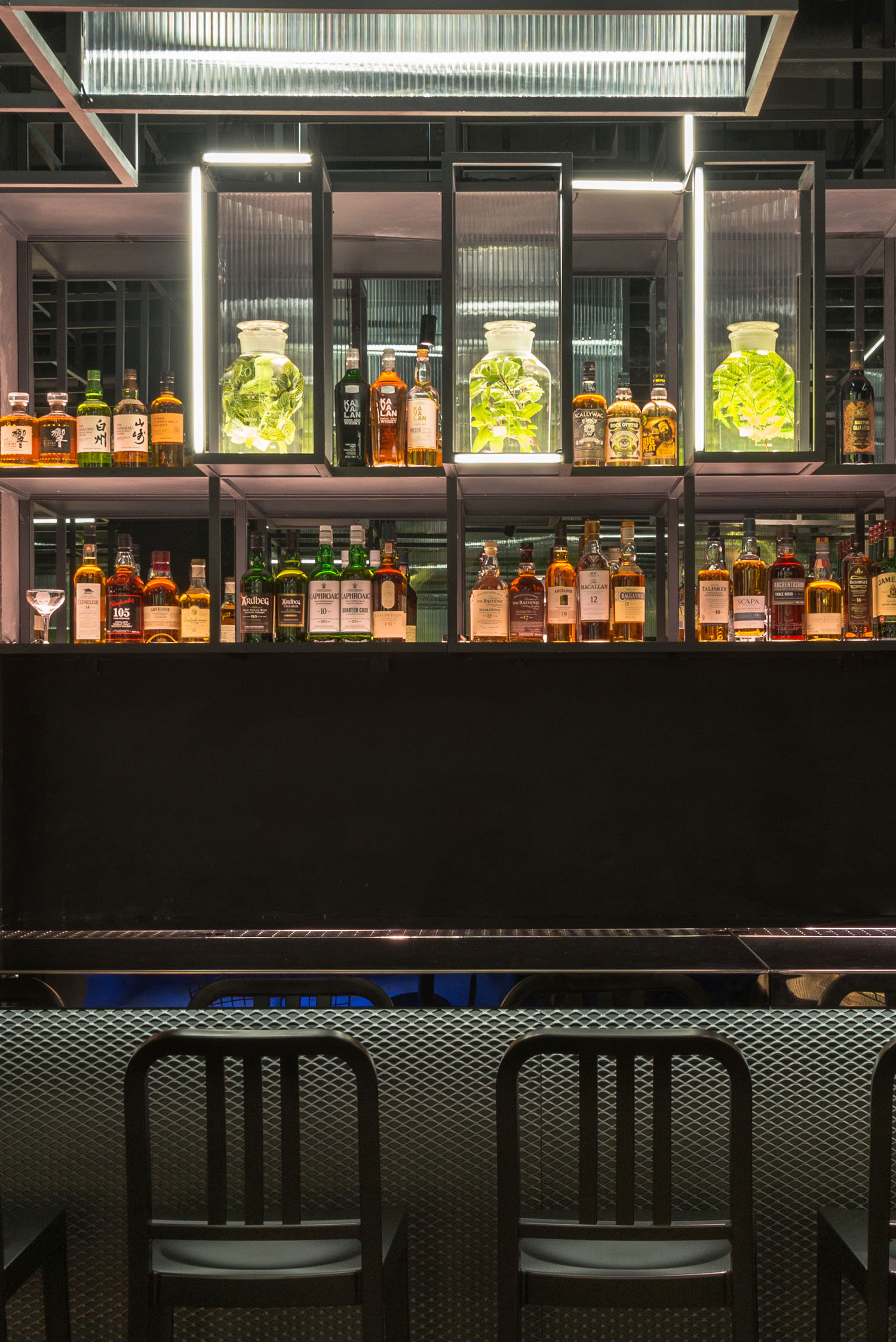 Botanist Cocktail Bar in Shanghai by Alberto Caiola | Yellowtrace