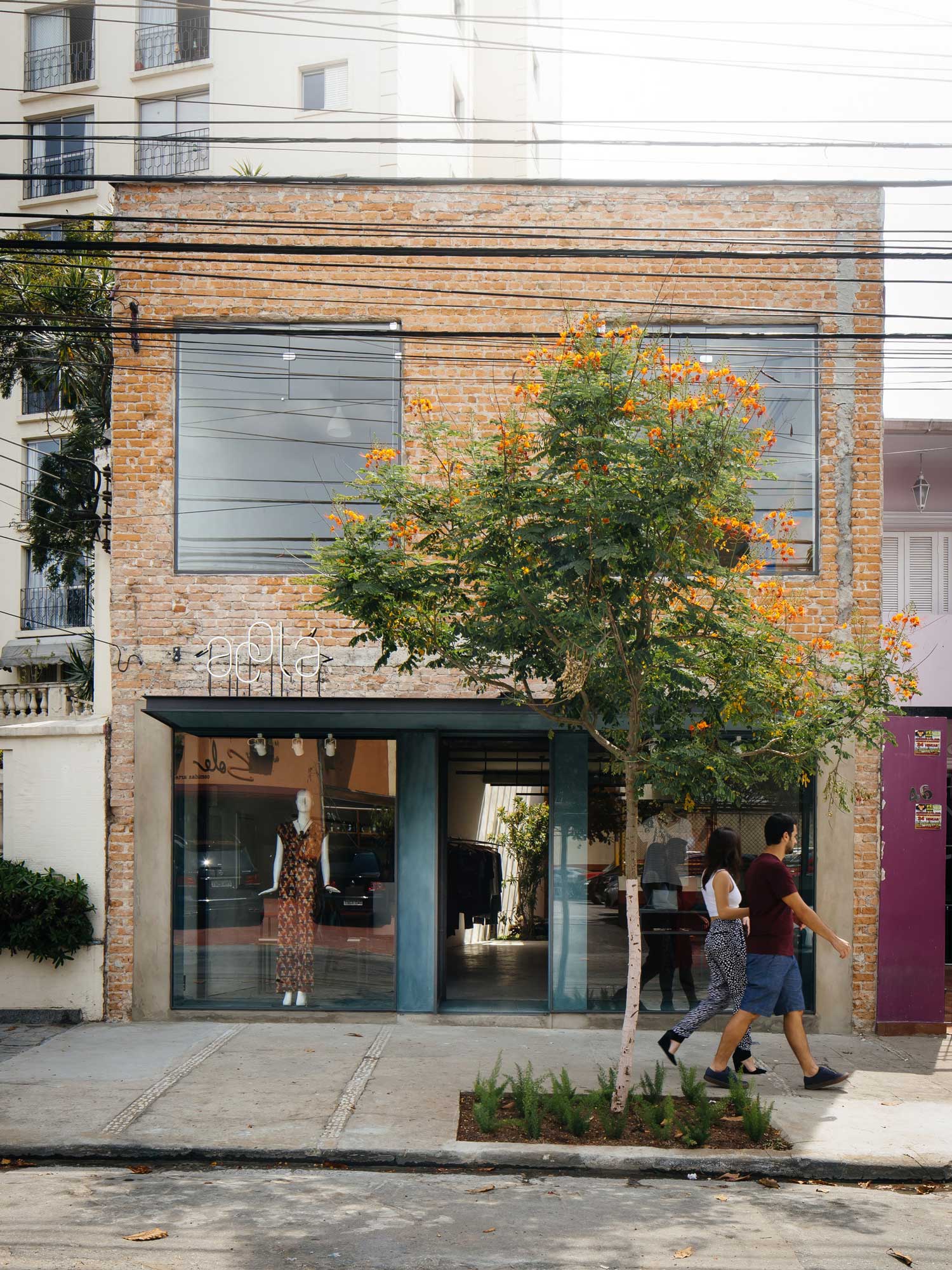 Retail Store With an Indoor Garden in São Paulo by Vao Arquitetura.