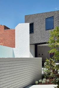 Perimeter House in Abbotsford by MAKE Architecture | Yellowtrace