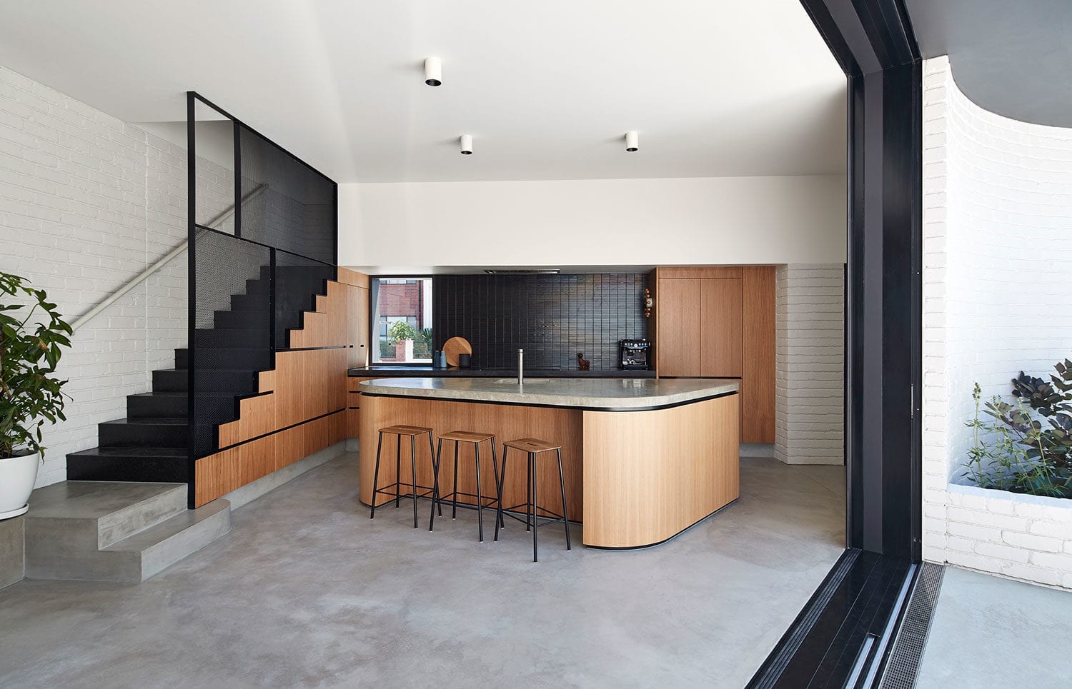 Perimeter House in Abbotsford by MAKE Architecture | Yellowtrace