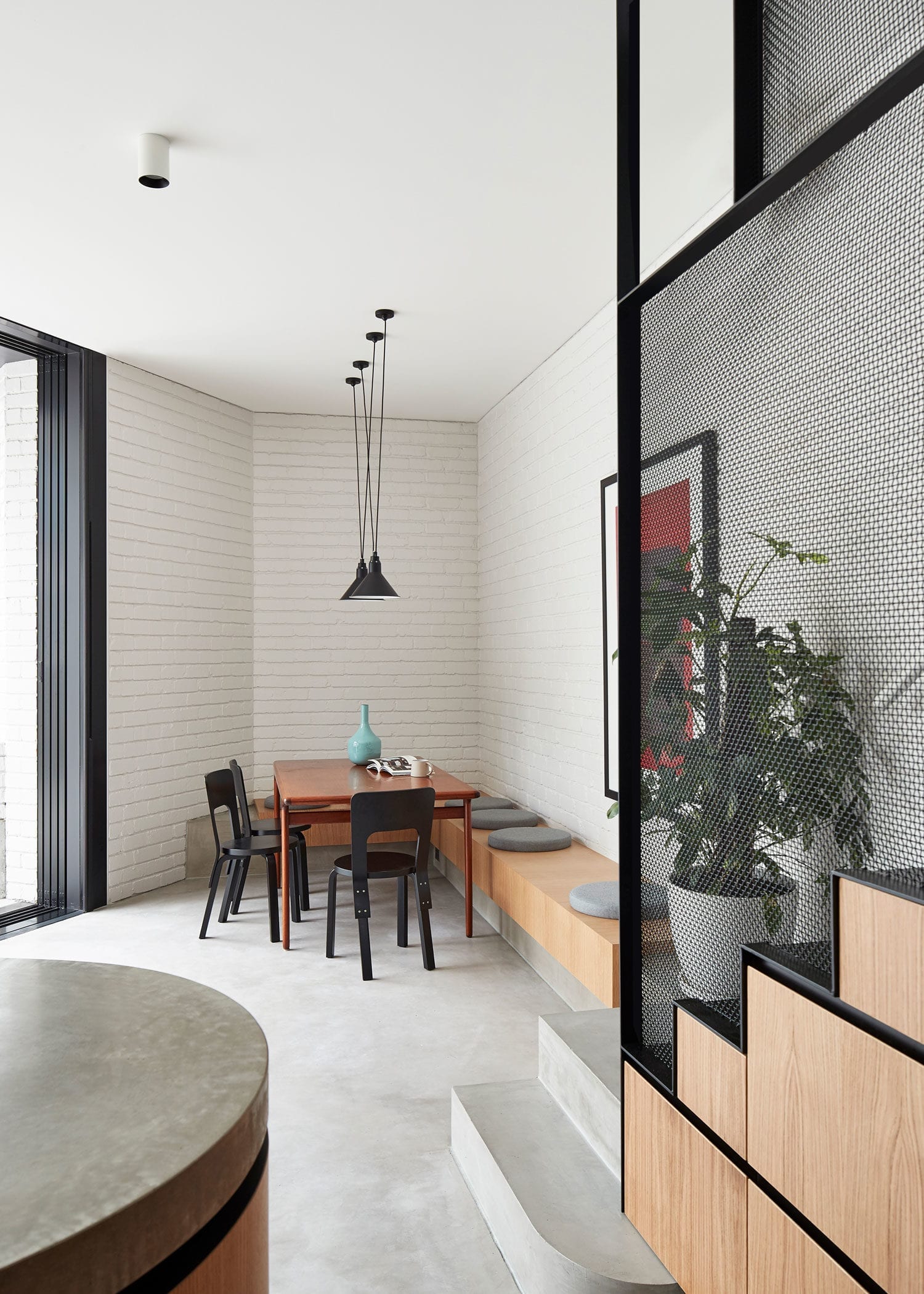 Perimeter House in Abbotsford by MAKE Architecture | Yellowtrace