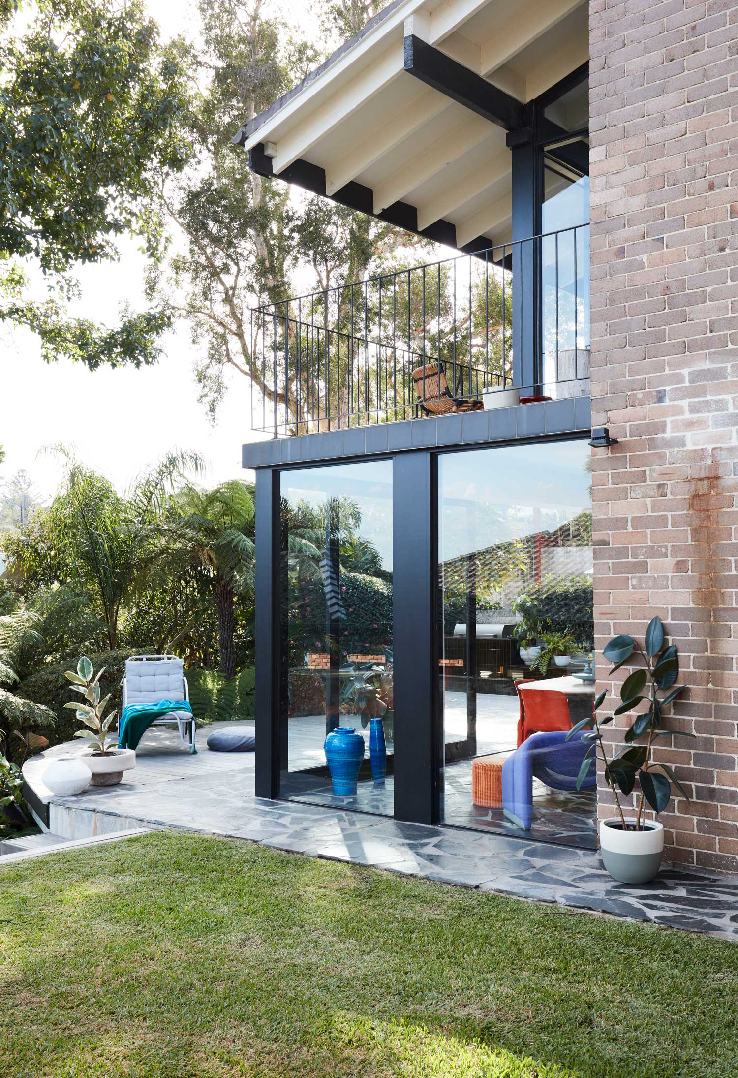Polychrome House in Cronulla, Sydney by Amber Road | Yellowtrace