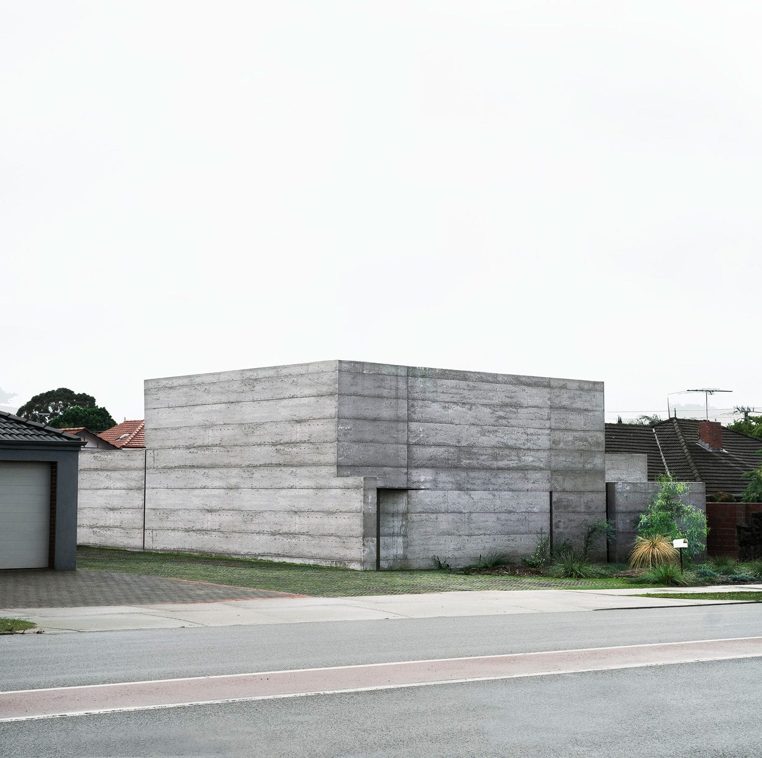 Cloister House in Perth, Australia by MORQ Architecture | Yellowtrace