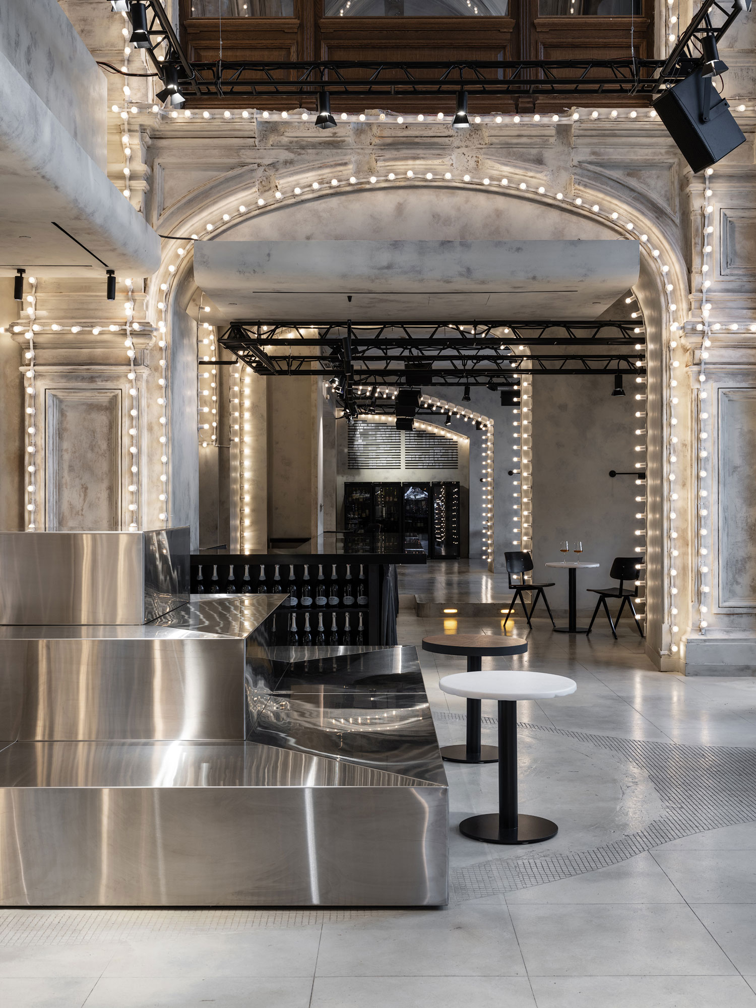 Bosco Mishka Bar in Moscow by Sundukovy Sisters | Yellowtrace