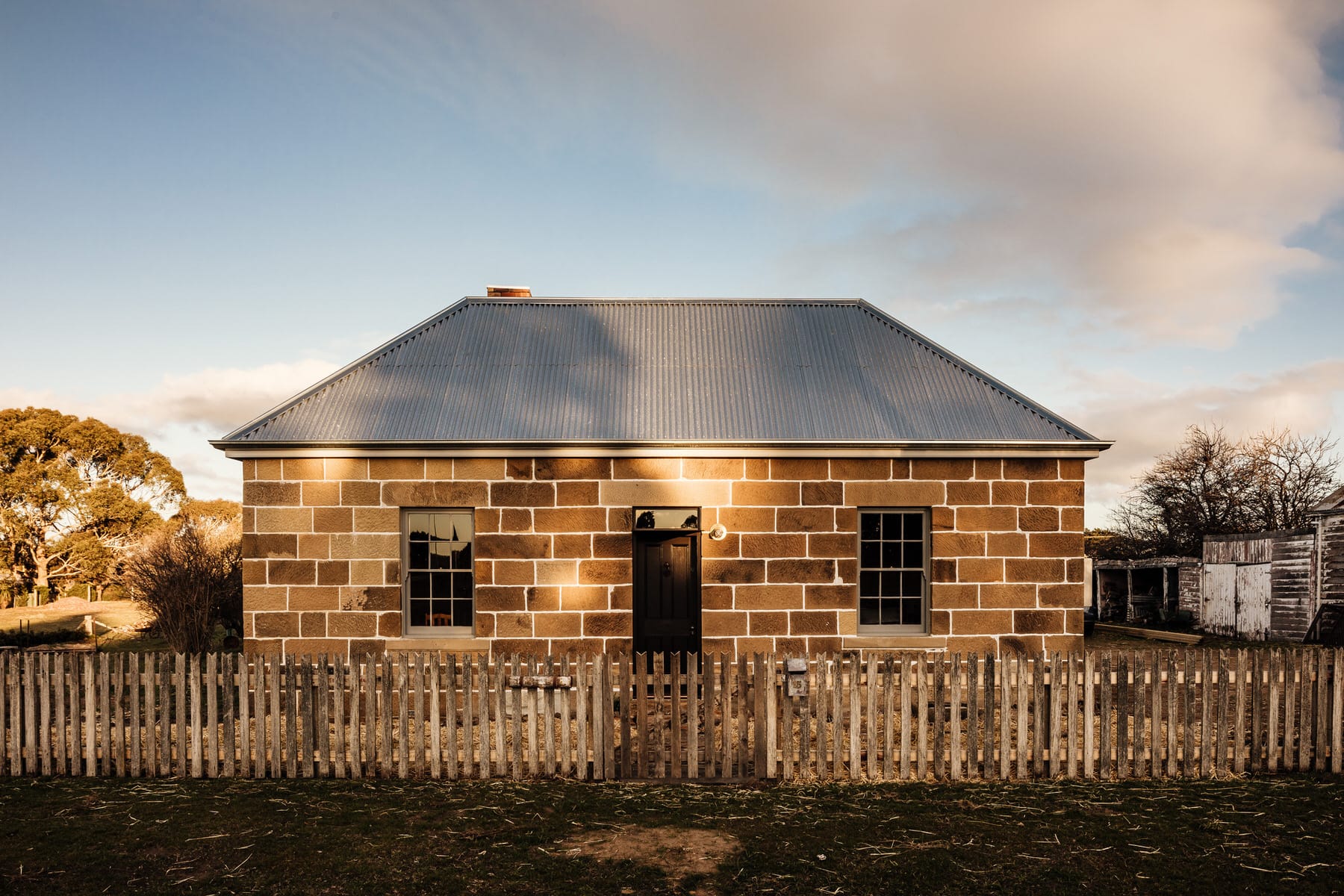 Bozen's Cottage in Tasmania by Taylor + Hinds Architects | Yellowtrace