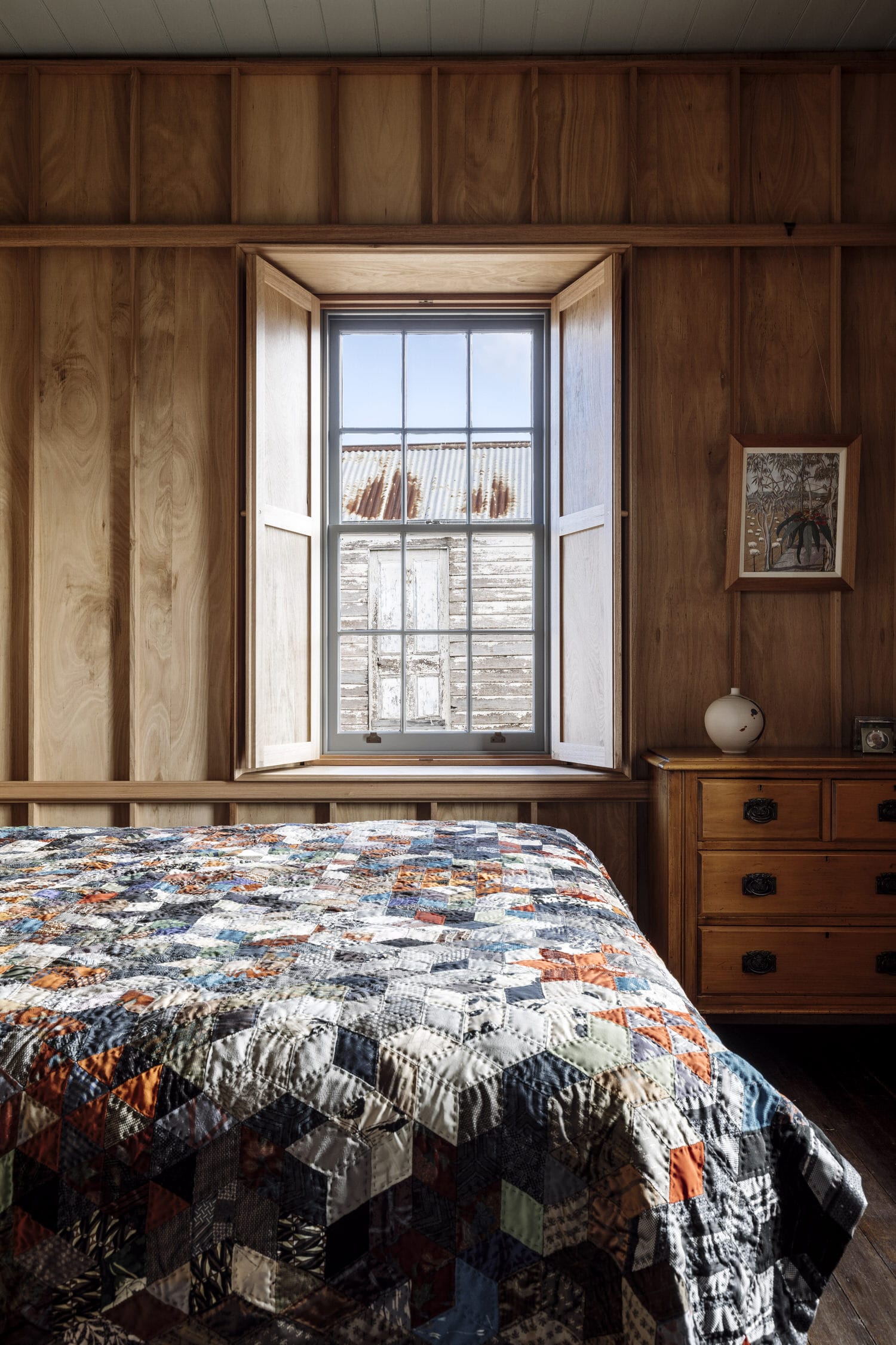 Bozen's Cottage in Tasmania by Taylor + Hinds Architects | Yellowtrace