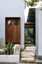 Courtyard House in Glebe by Joe Agius / Cox Architecture | Yellowtrace