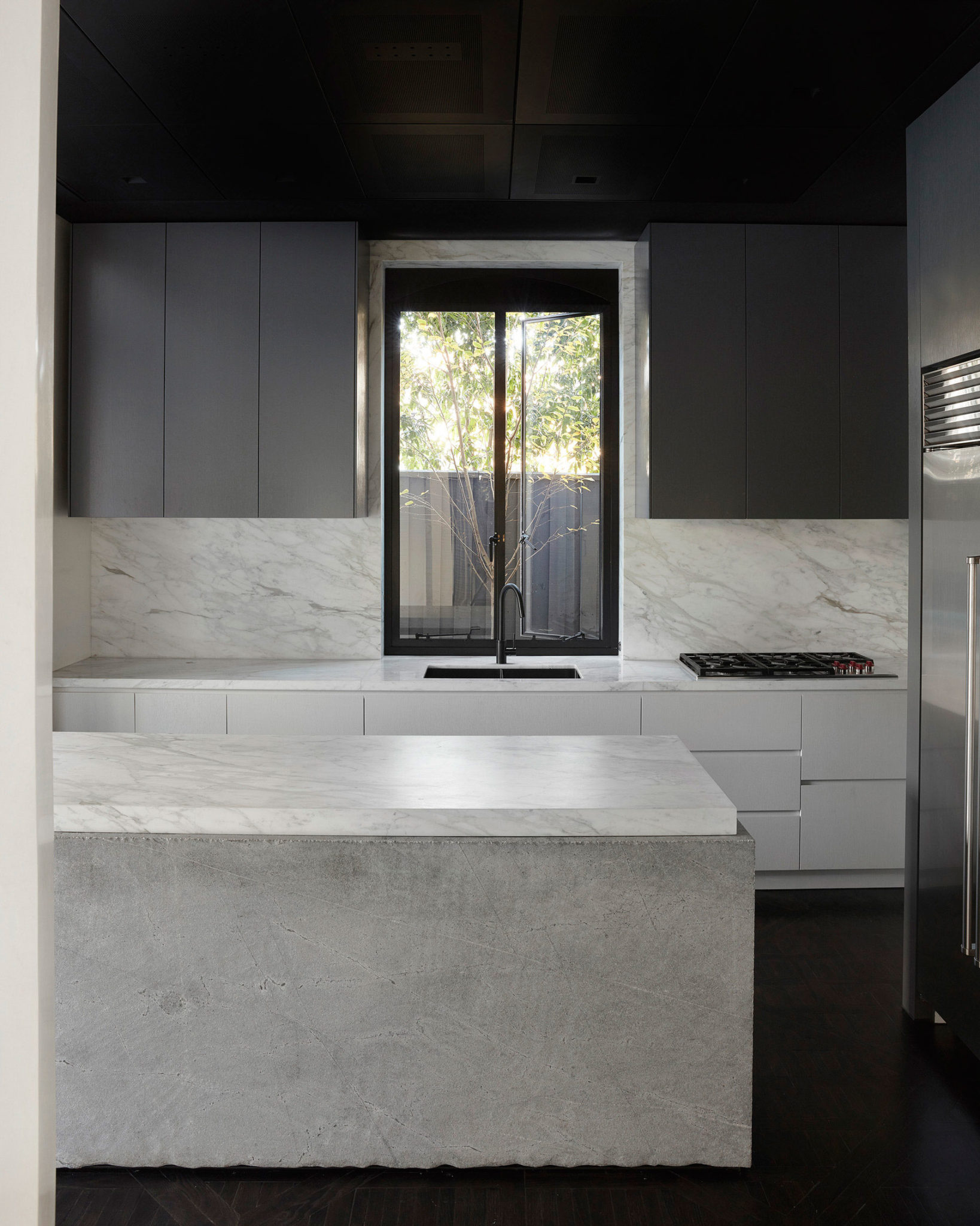 Ottawa House in Toorak by Fiona Lynch Office | Yellowtrace