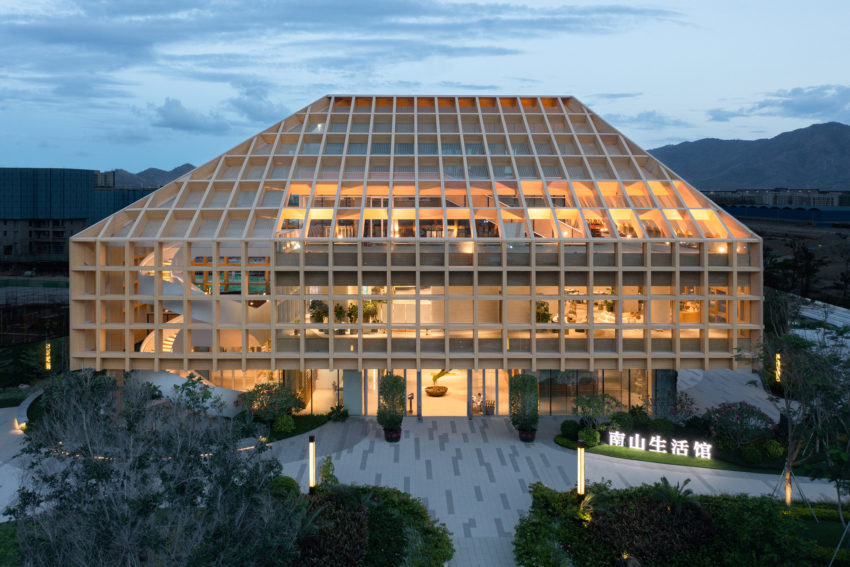 Sanya Farm Lab on Hainan Island by CLOU architects | Yellowtrace