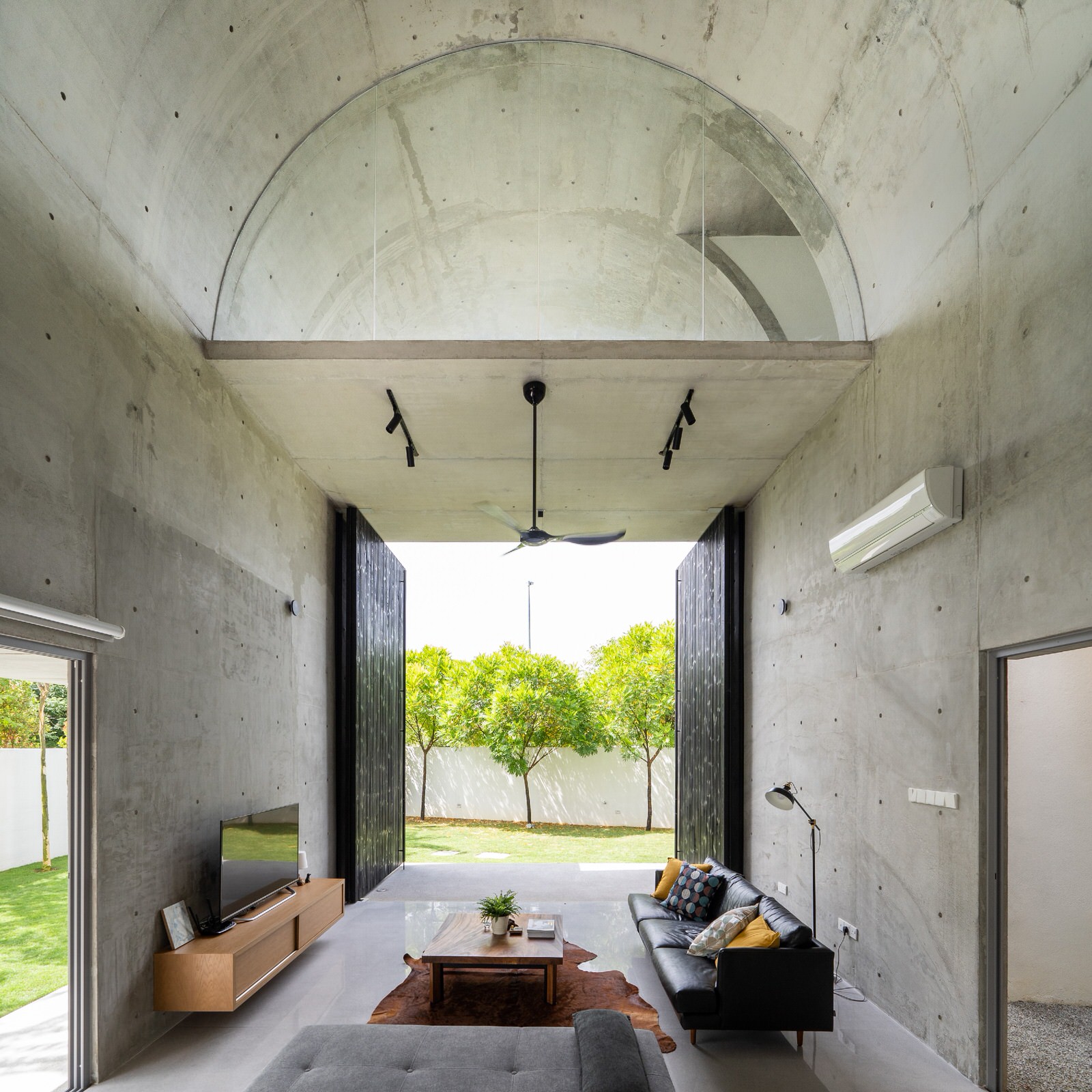 Bewboc House in Kuala Lumpur by Fabian Tan Architect | Yellowtrace