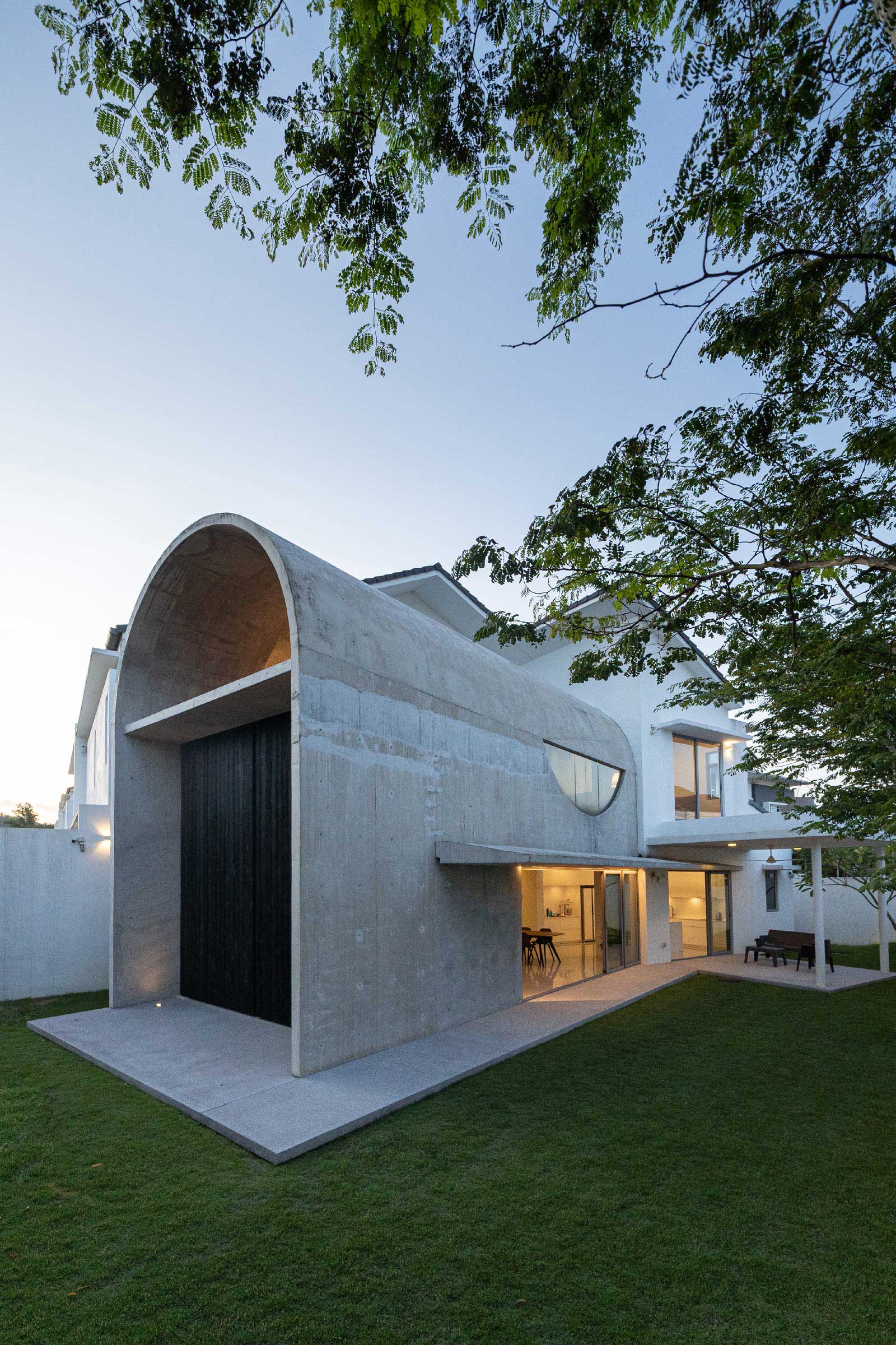 Bewboc House in Kuala Lumpur by Fabian Tan Architect | Yellowtrace