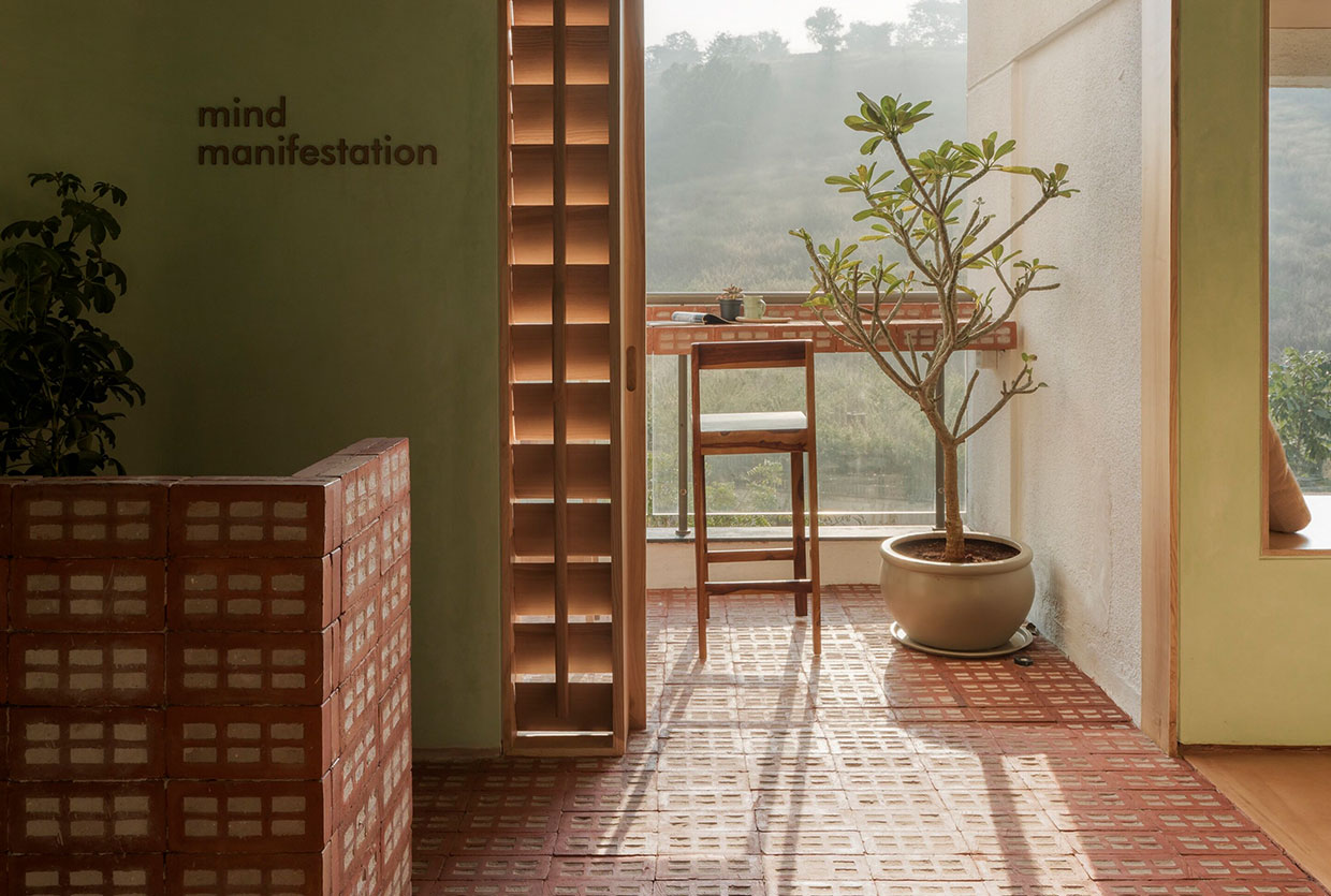 20sqm Multifunctional Artist Studio by Raanan Stern | Yellowtrace.