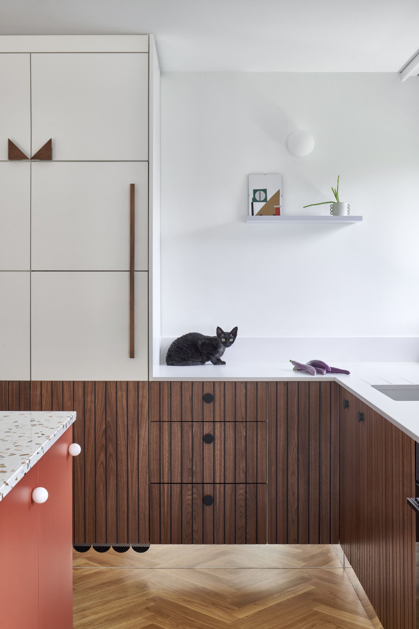 Flat for a Cat Lover by COCI Studio | Yellowtrace