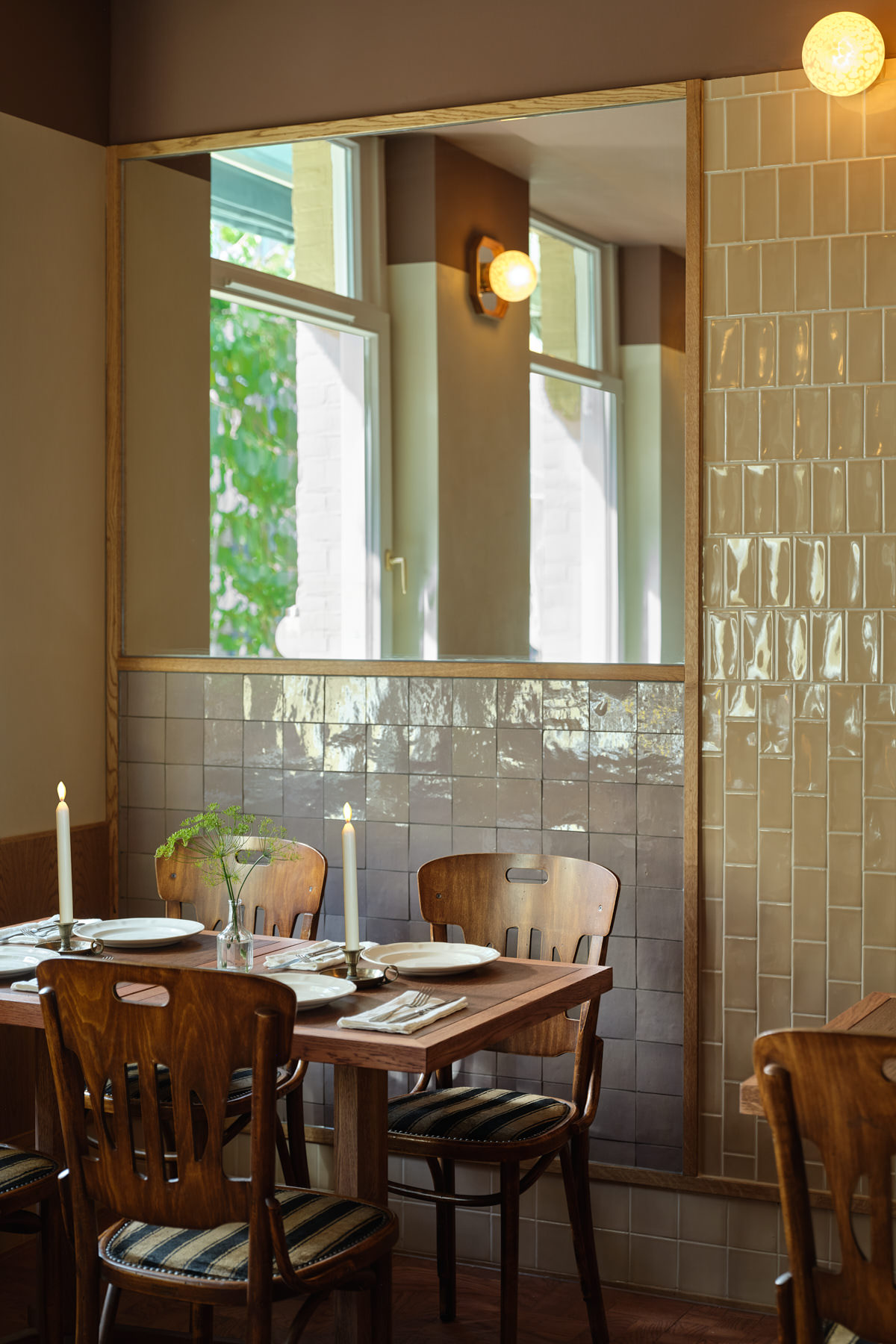 Moos Bar Amsterdam by Studio Modijefsky | Yellowtrace