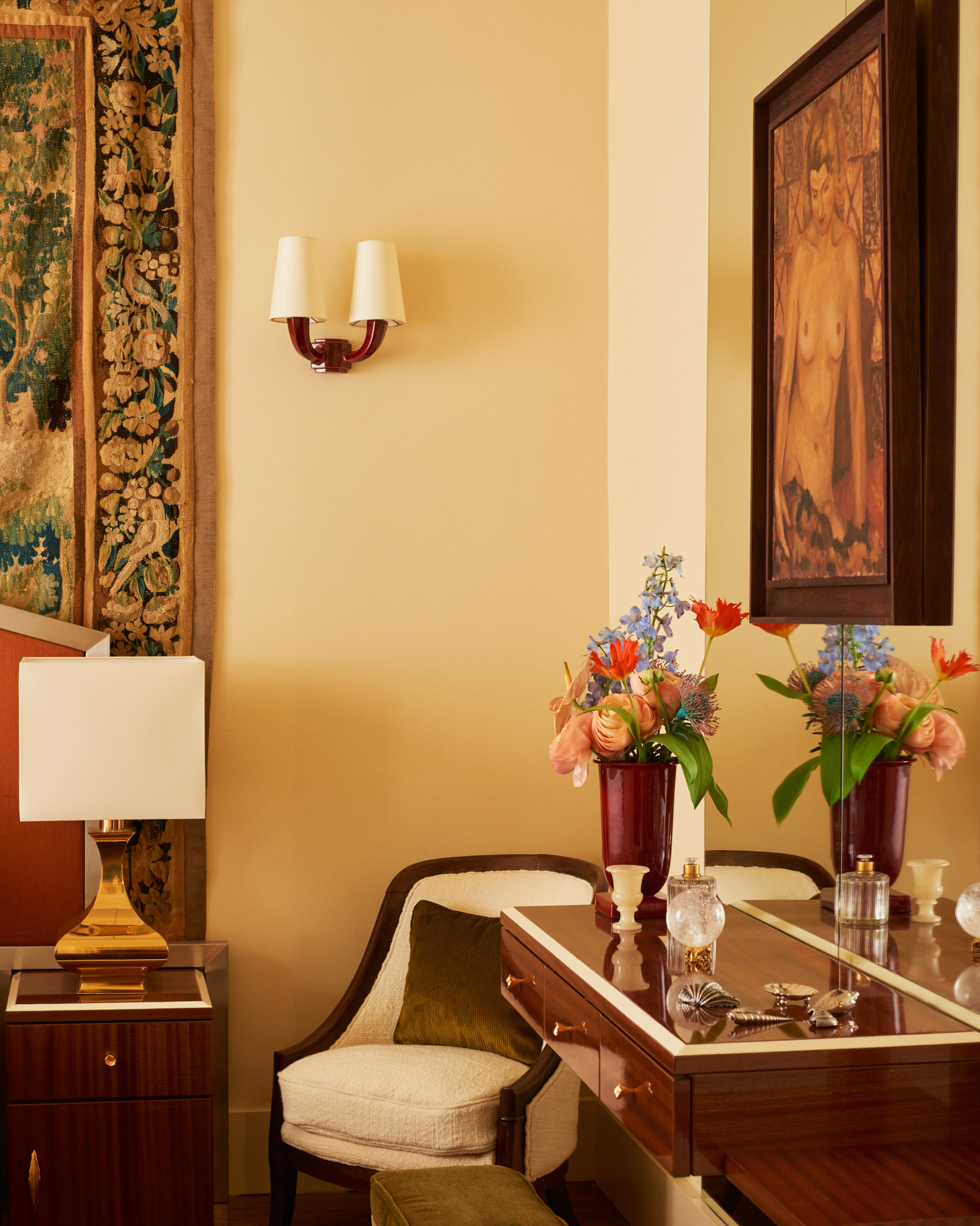 Kitsch Chic: Paris Apartment by Studio Akademos | Yellowtrace