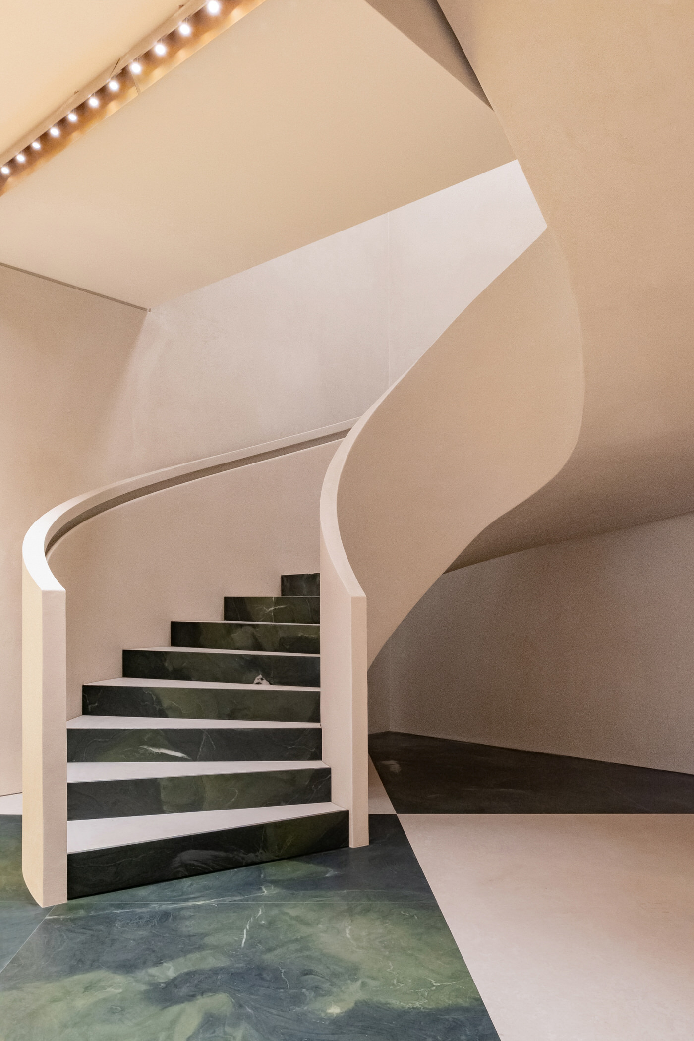 Moschino Milan Store by Andrea Tognon Architecture| Yellowtrace