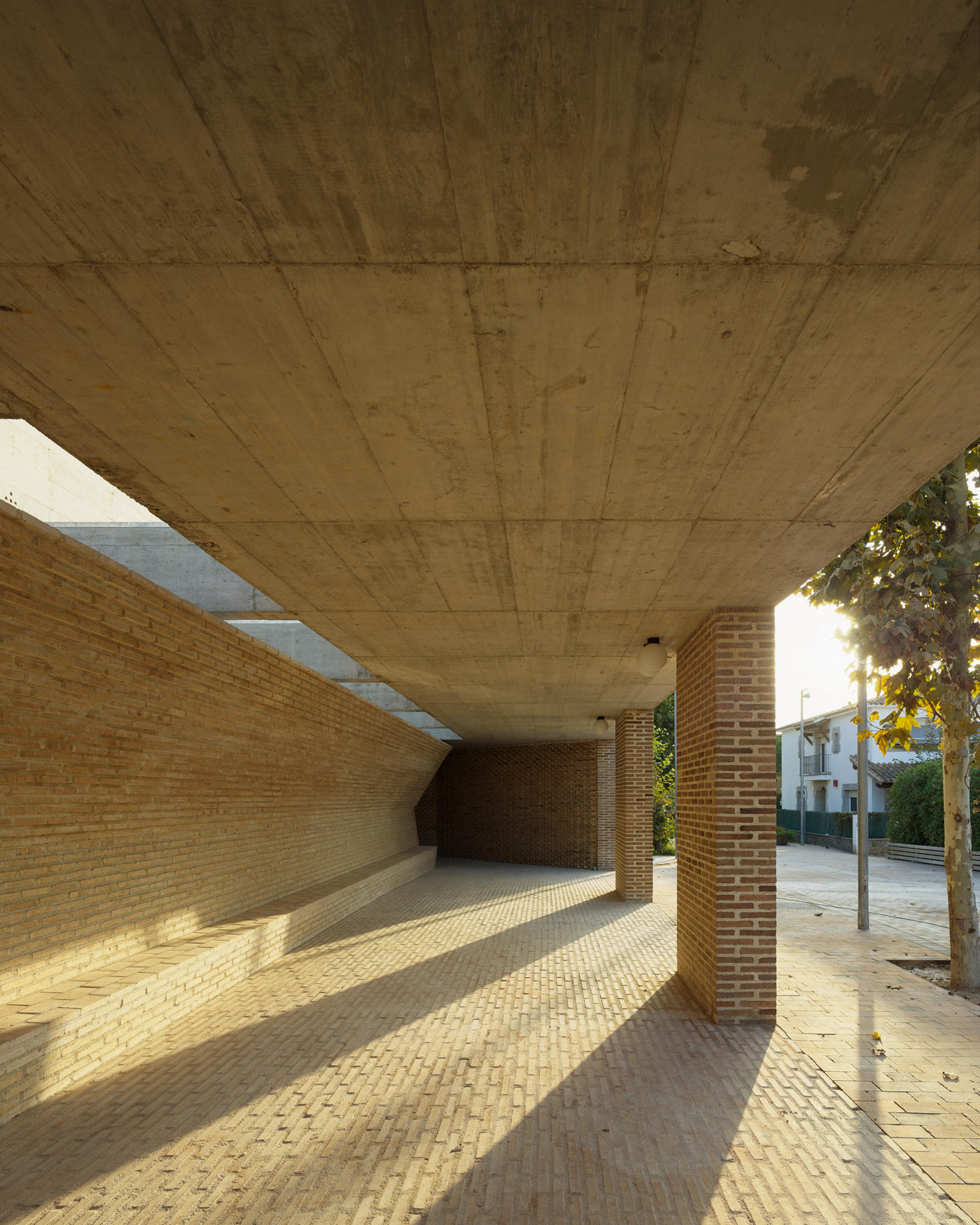 Health Centre CAP COTET by BAAS Arquitectura | Yellowtrace