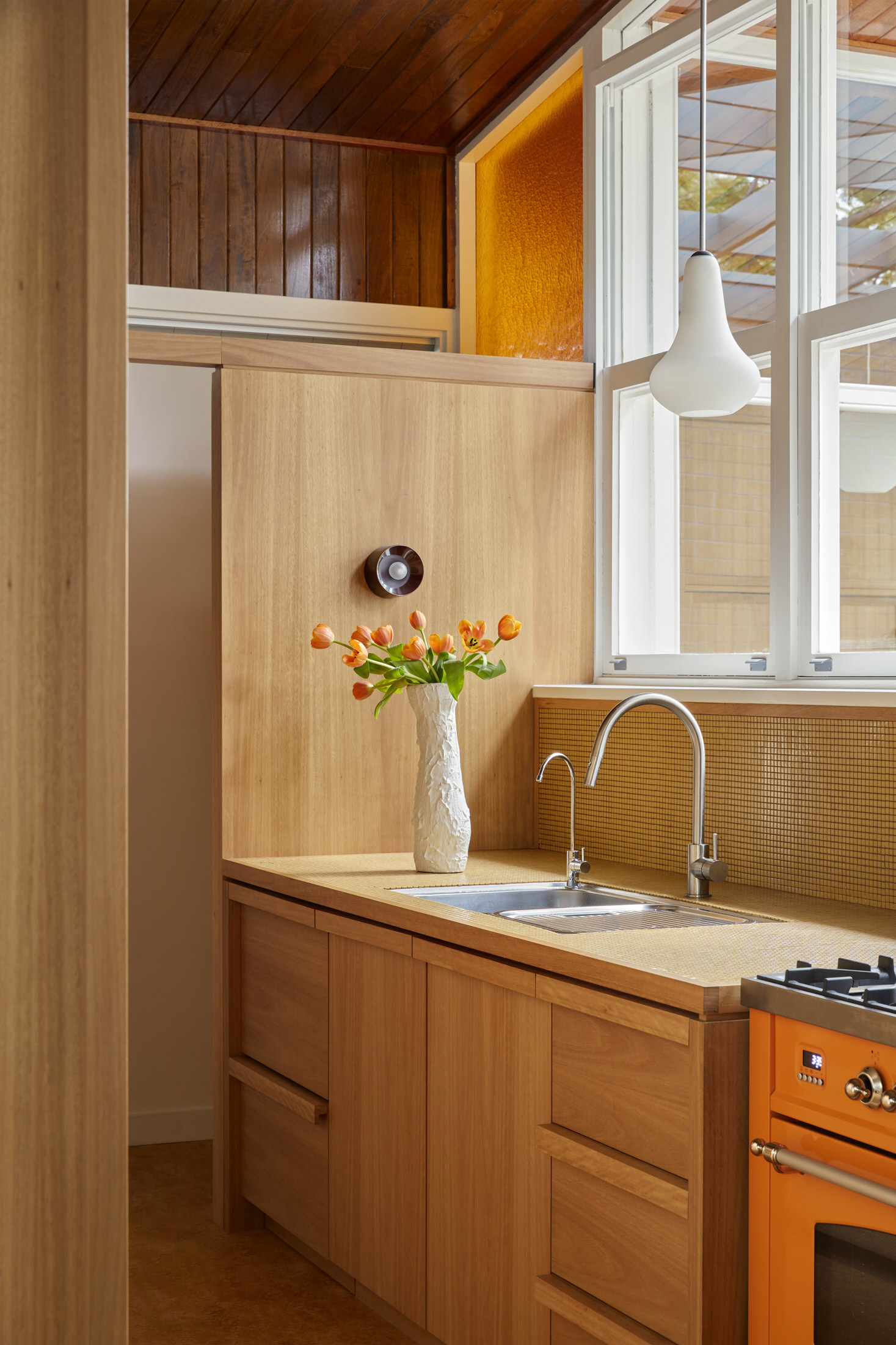 Mid-Century City Beach House by Design Theory | Yellowtrace