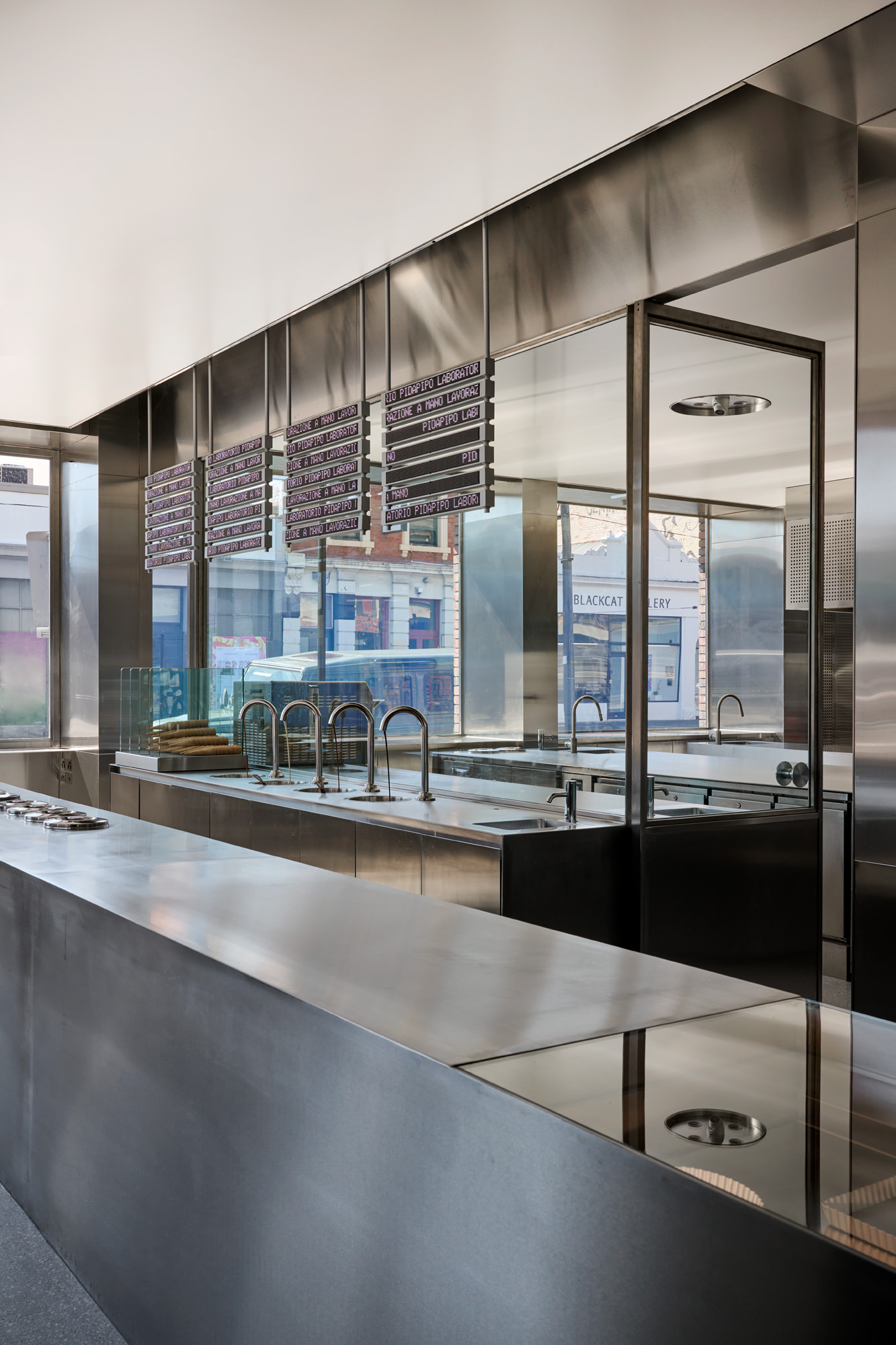 Pidapipo Laboratorio Fitzroy by Dion Hall | Yellowtrace