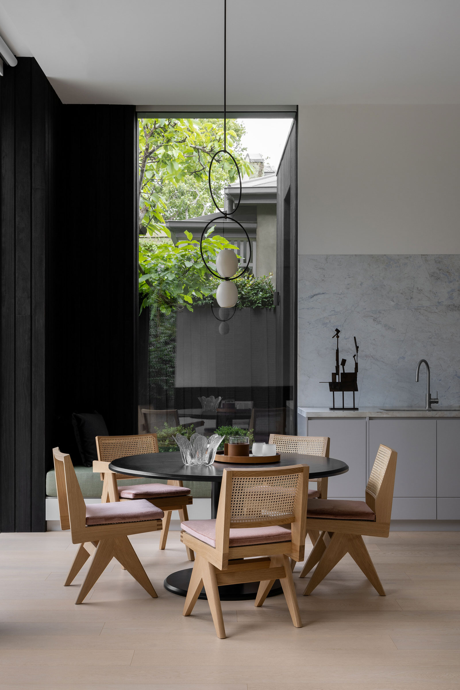 Adelaide Villa by Mim Design | Yellowtrace
