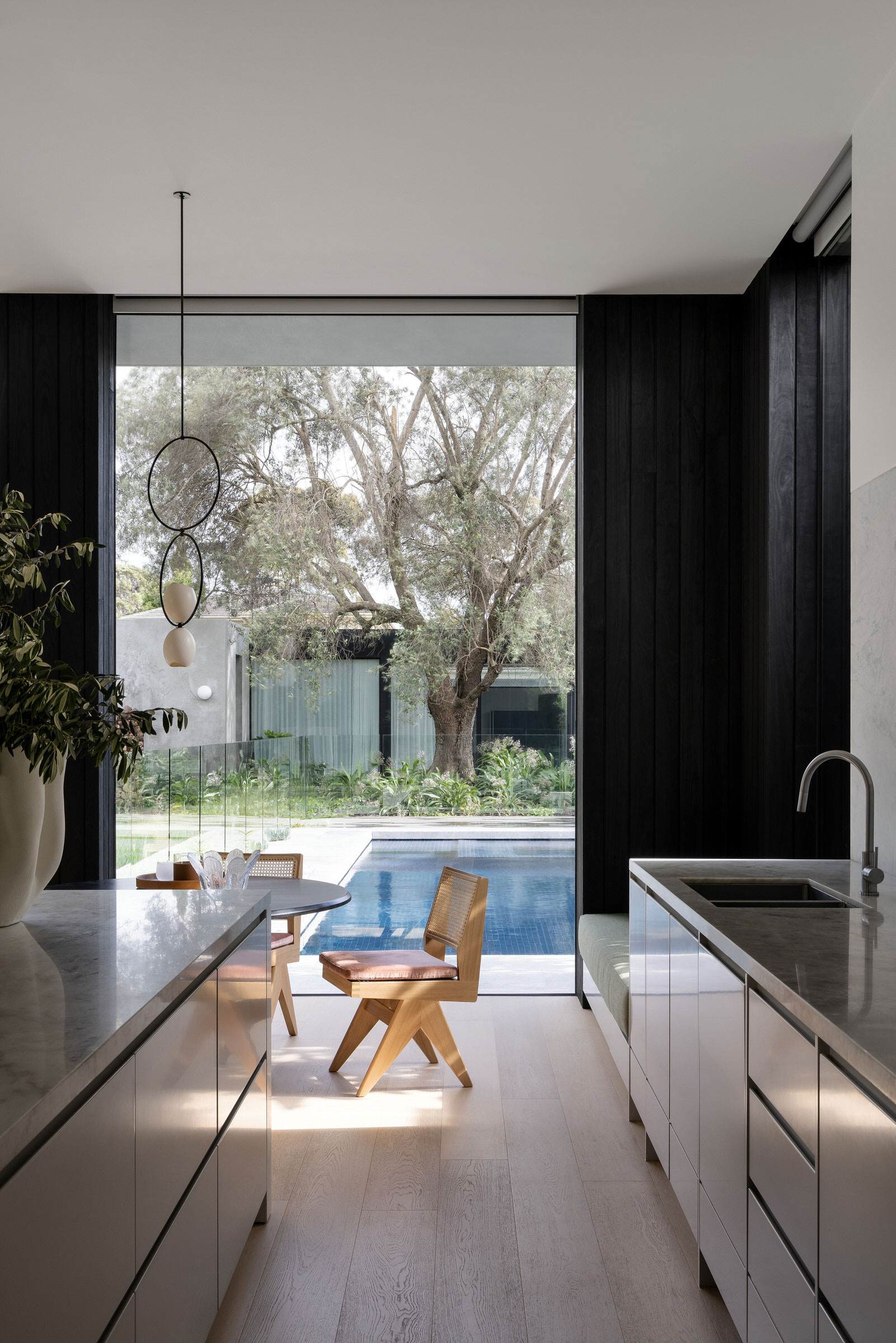 Adelaide Villa by Mim Design | Yellowtrace