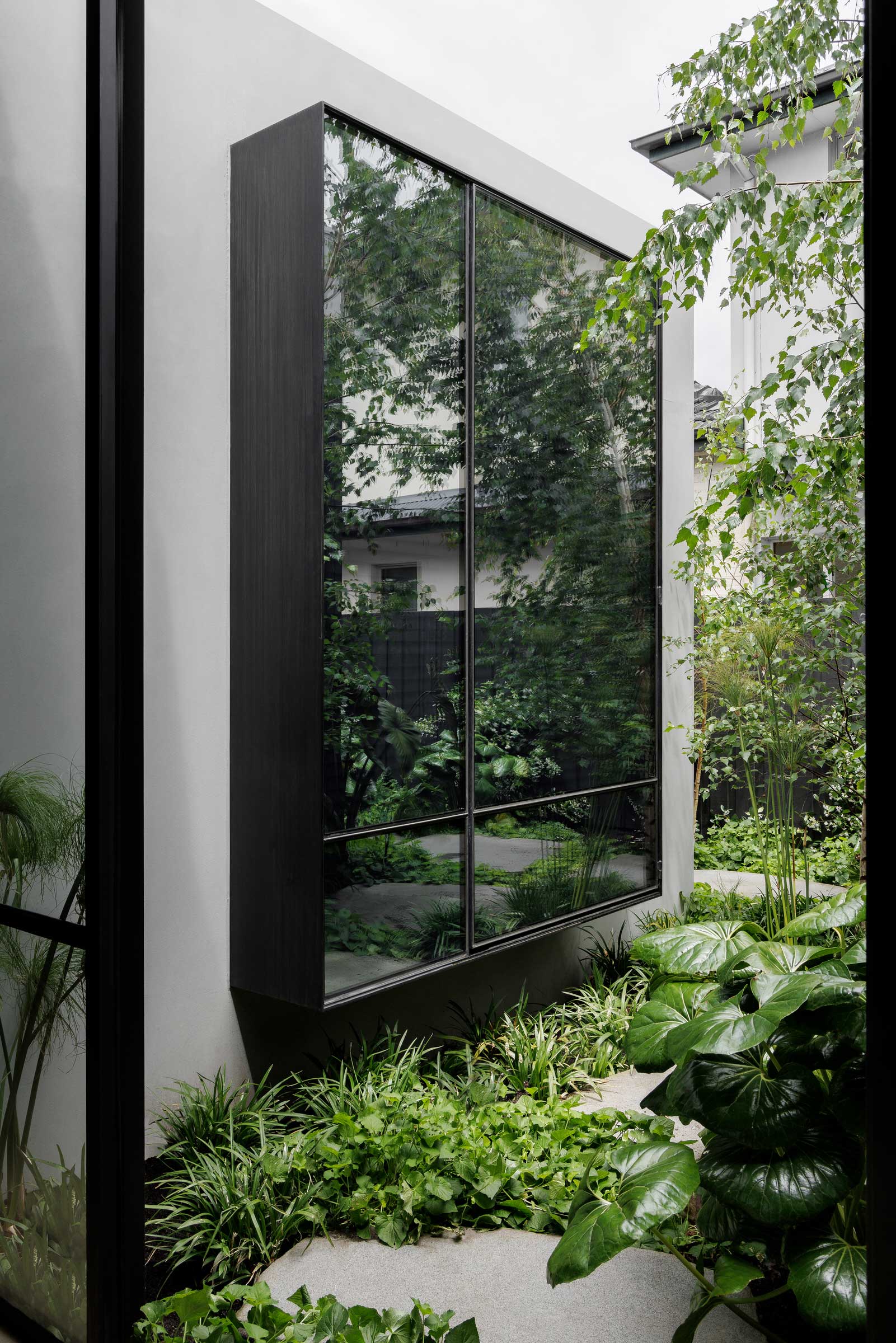 Adelaide Villa by Mim Design | Yellowtrace