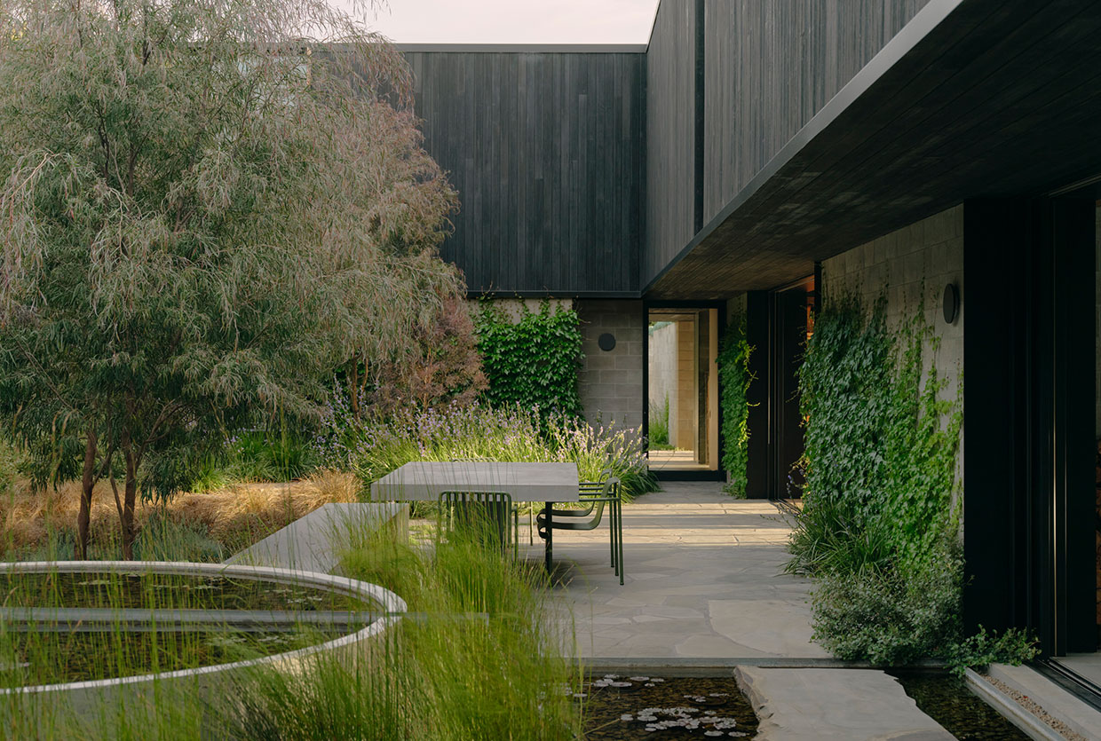 Merricks Farmhouse in Victoria | Yellowtrace