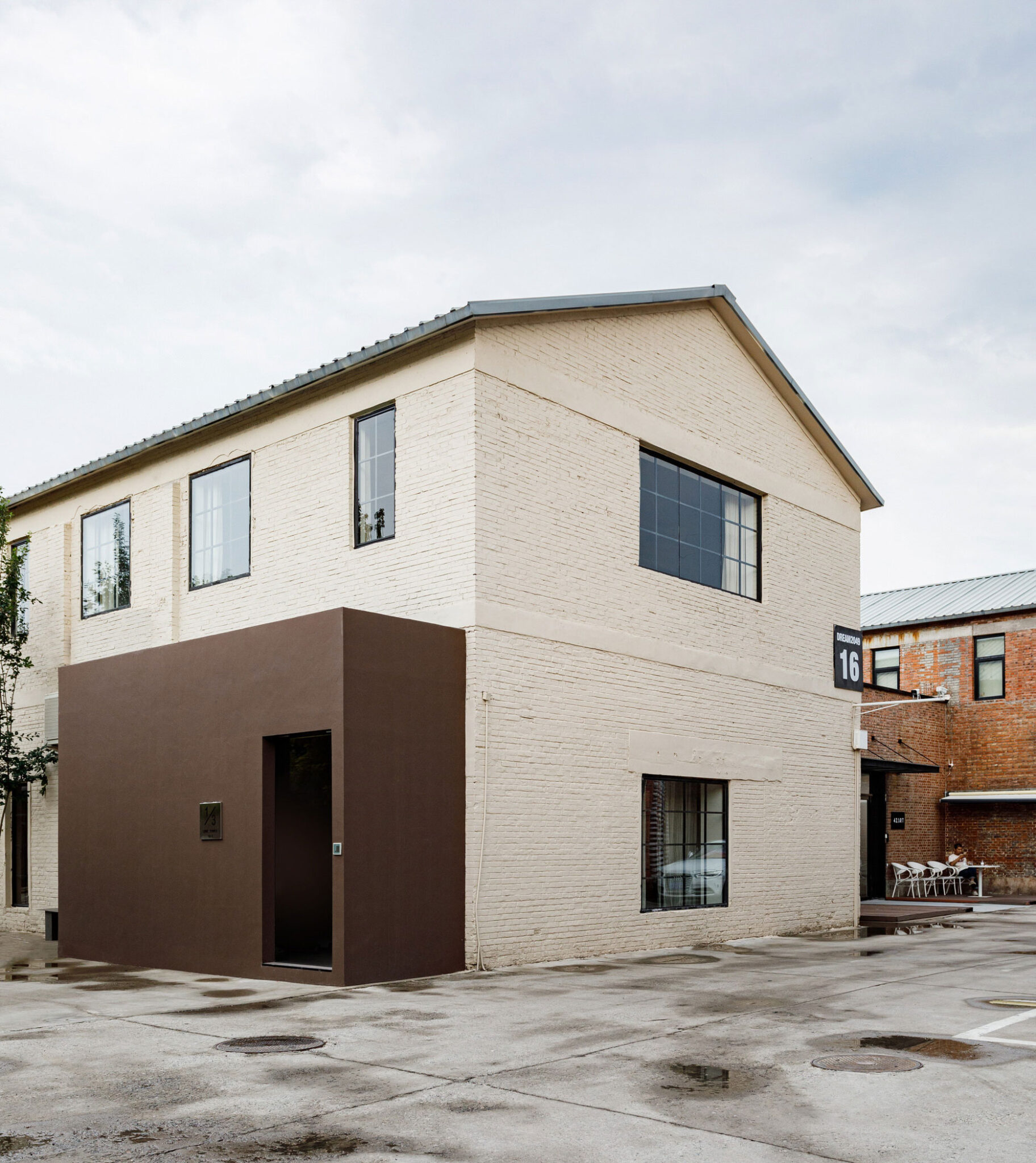 One Three Photography Studio by Nothing Design | Yellowtrace