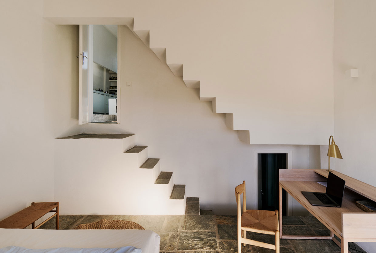 Piperi House in Greece by Sigurd Larsen | Yellowtrace