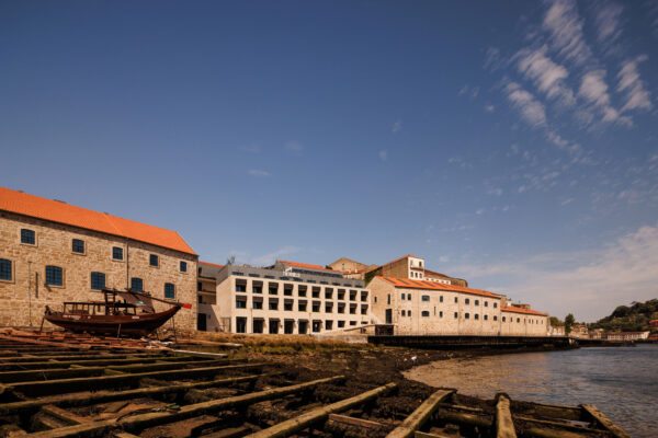 The Rebello in Porto by Metro Urbe and Quiet Studios | Yellowtrace