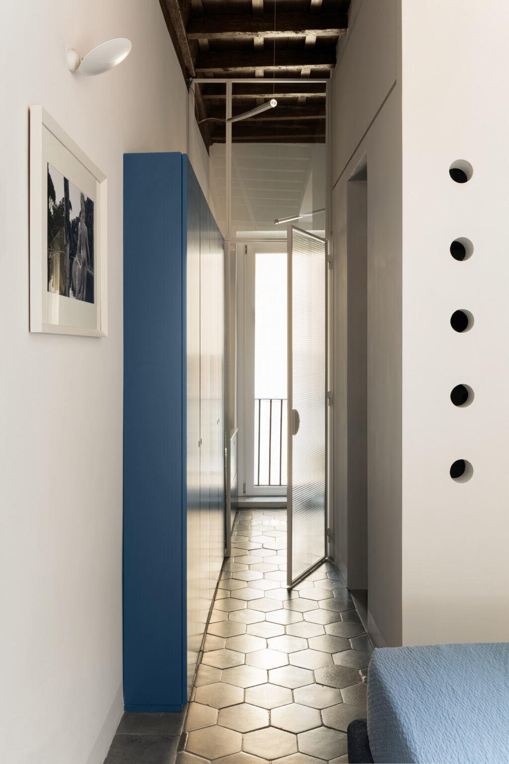 17th Century Apartment in Rome by Punto Zero | Yellowtrace