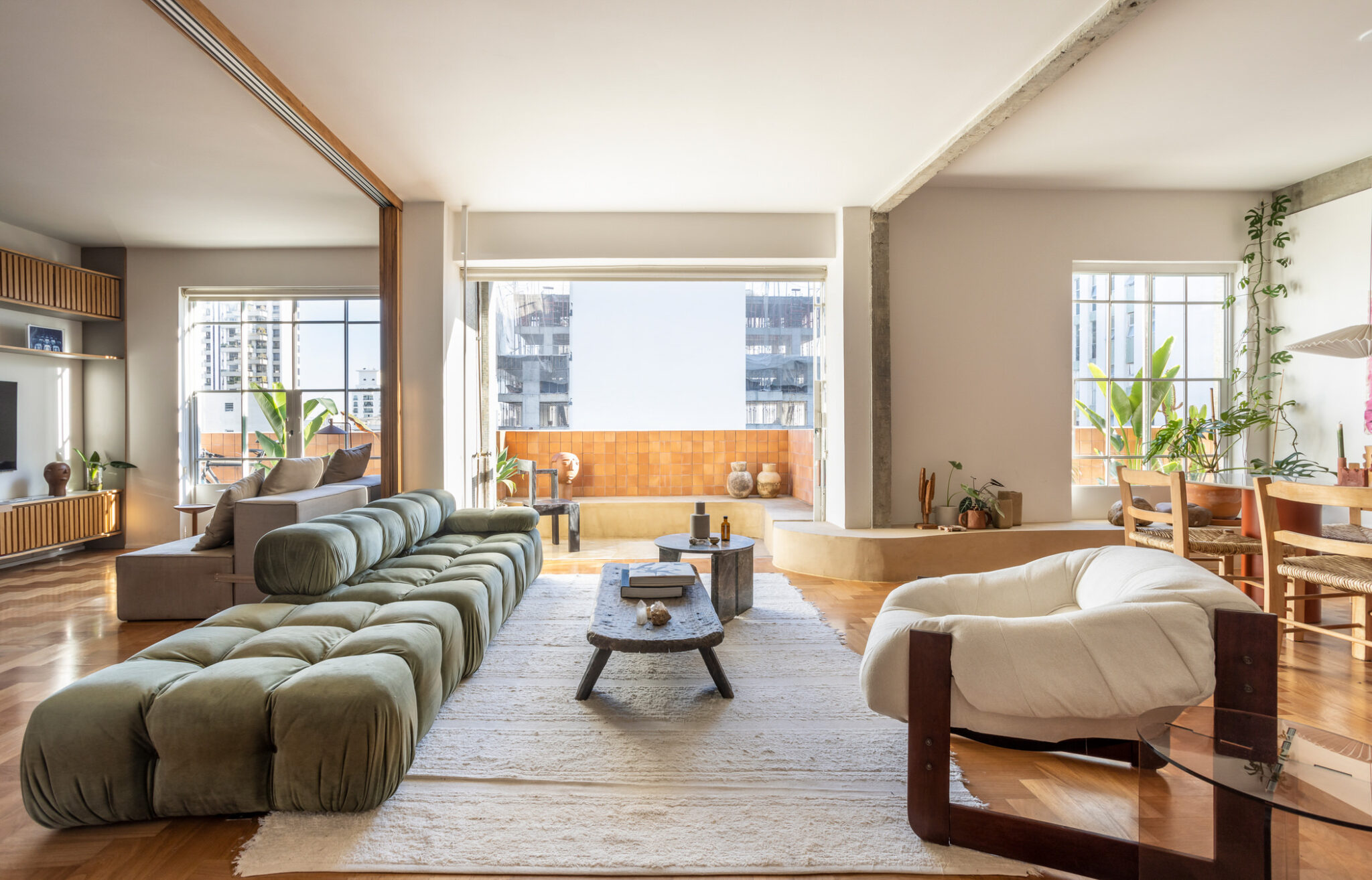 An Apartment in São Paulo by Andre Braz | Yellowtrace