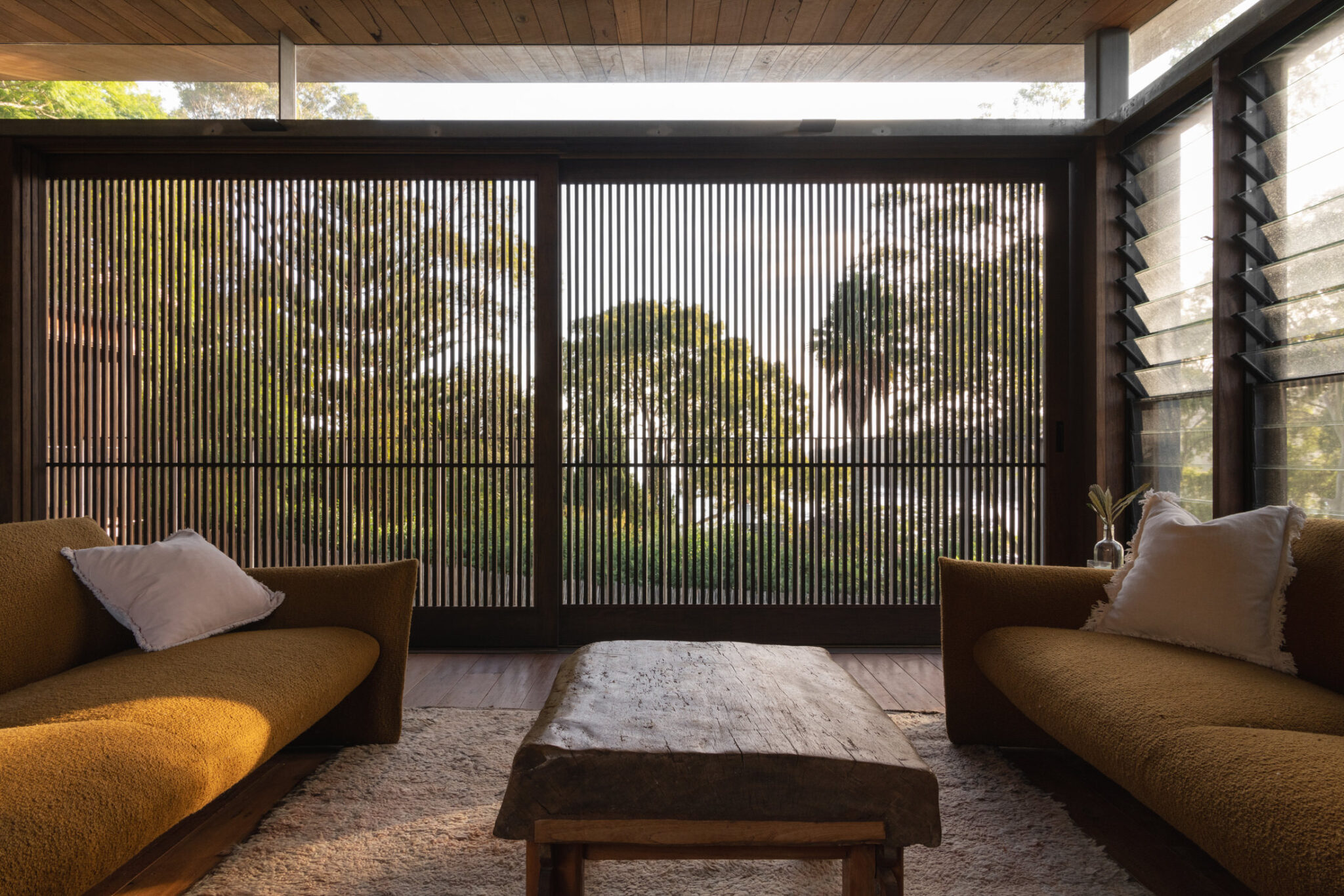 Beach House Transformation by Woodward Architects | Yellowtrace
