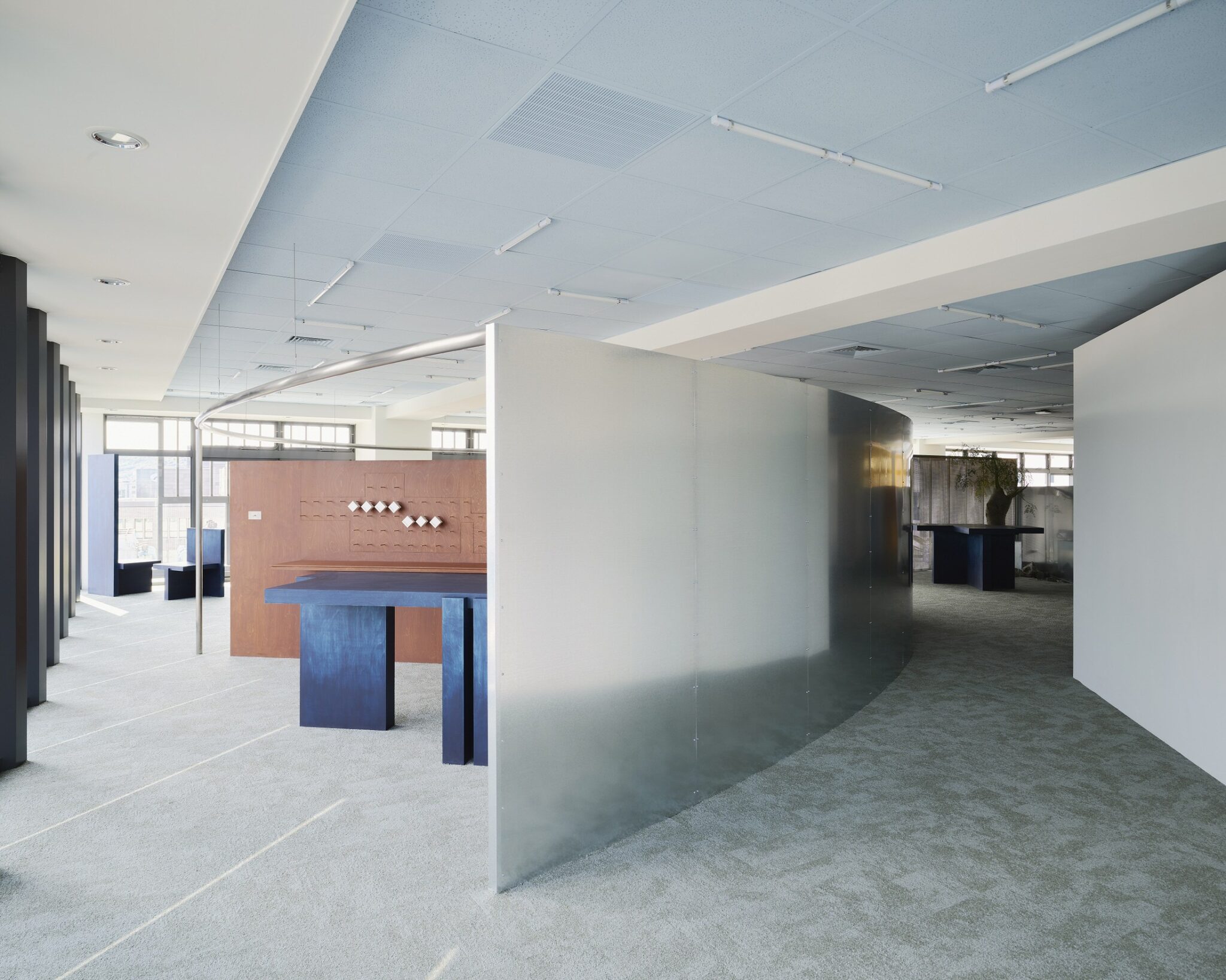 Waterfrom Design breaks the office grid in Taipei | Yellowtrace
