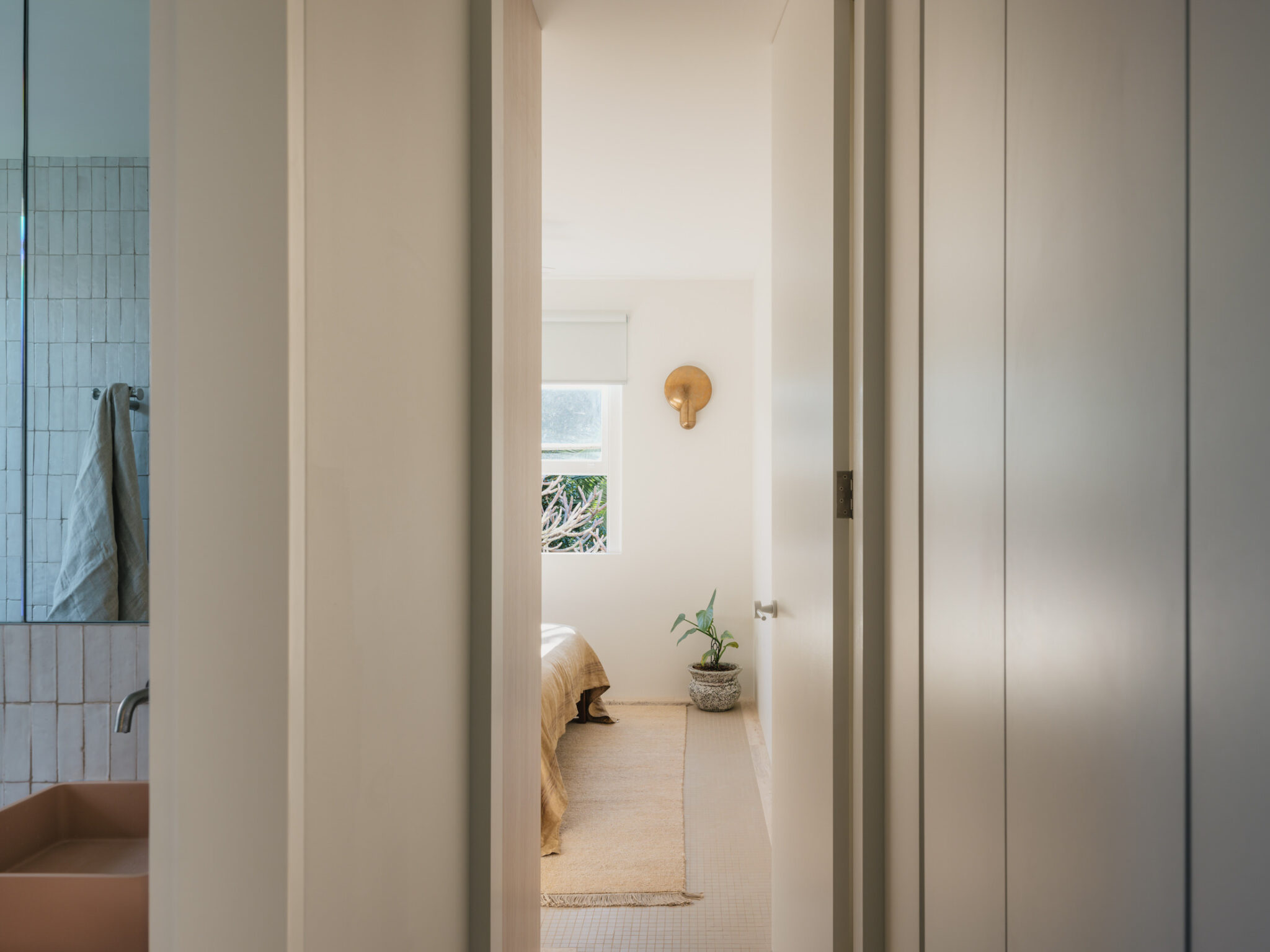 Small-Space Living in Bondi by Brad Swartz Architects | Yellowtrace