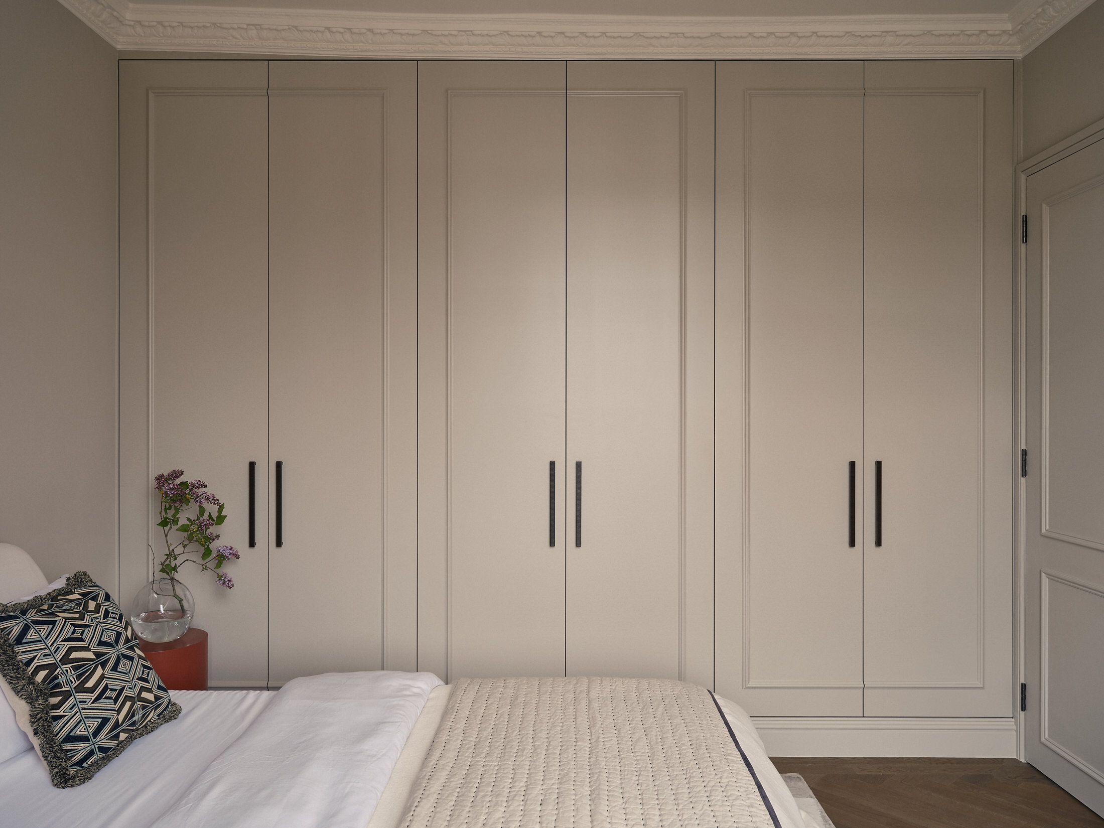 Apartment in St John’s Wood by Ilya Gulyants | Yellowtrace