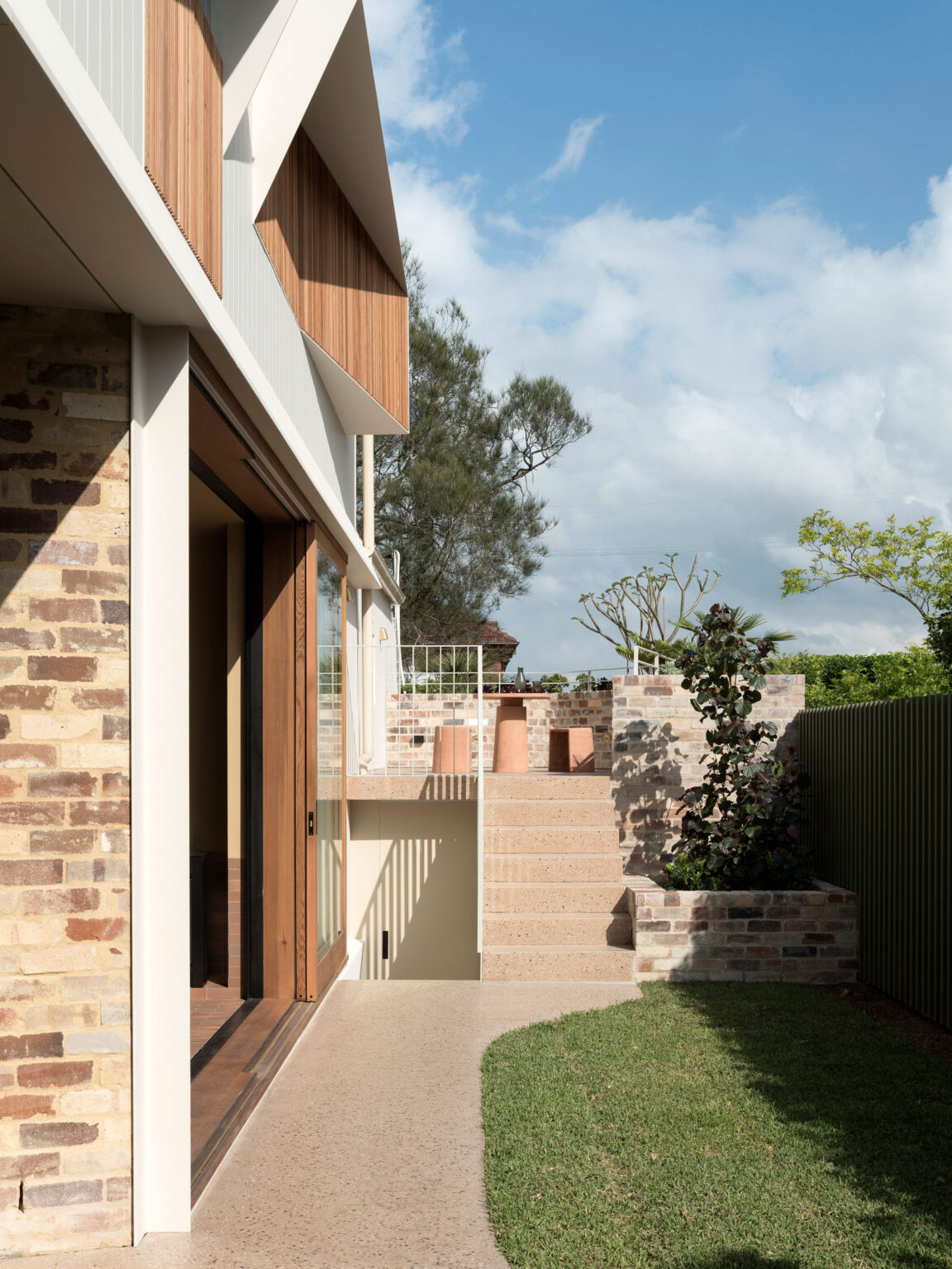 Queens Park House by Downie North | Yellowtrace