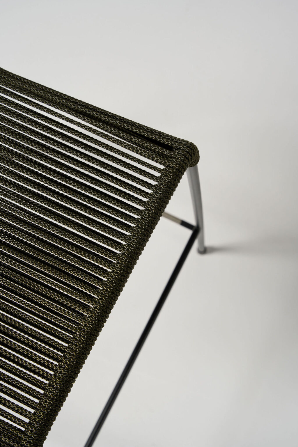 Clement Meadmore's Furniture Makes a Comeback | Yellowtrace