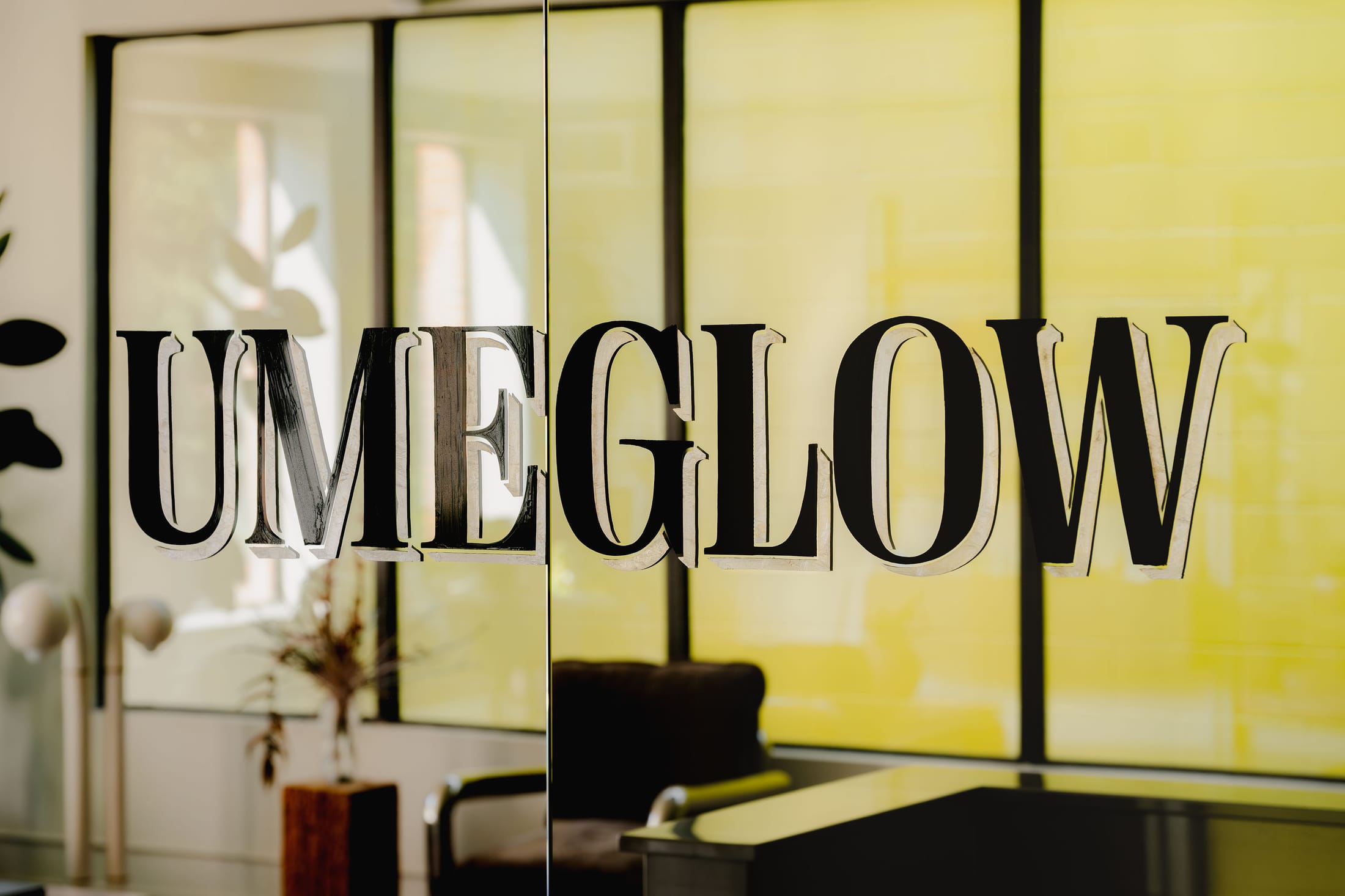 Studio Roslyn's Umeglow Studio in Vancouver | Yellowtrace