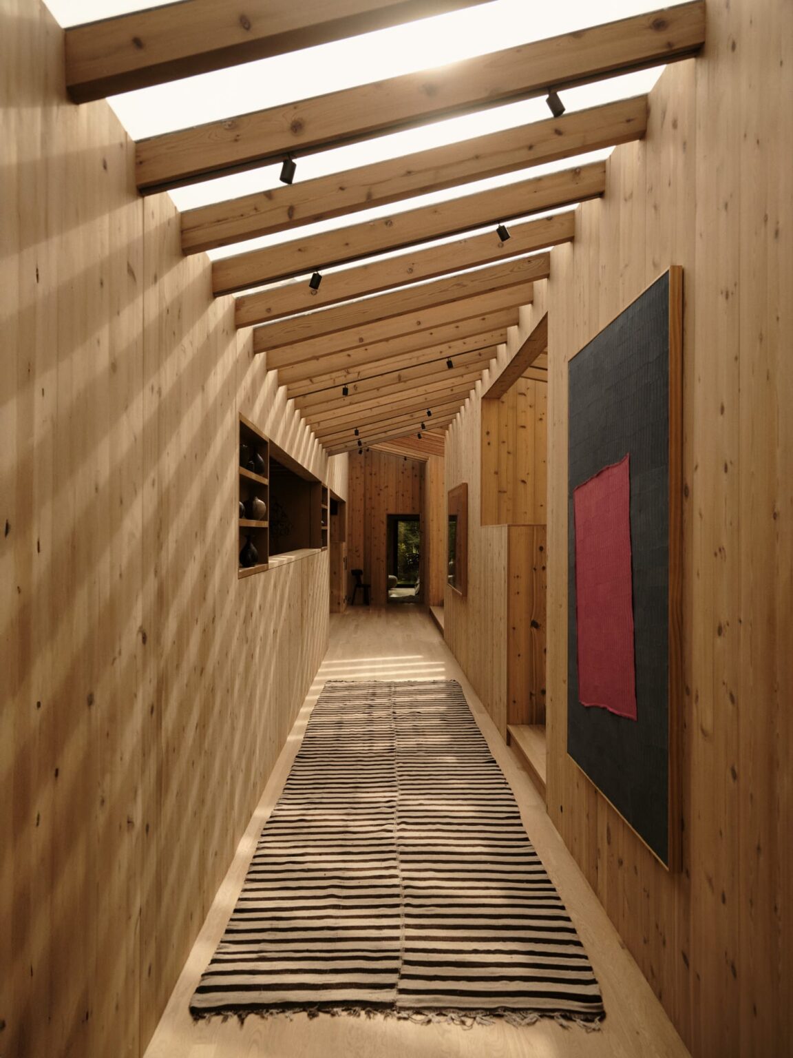Alexander Design Reimagines a 1979 Malibu Home | Yellowtrace